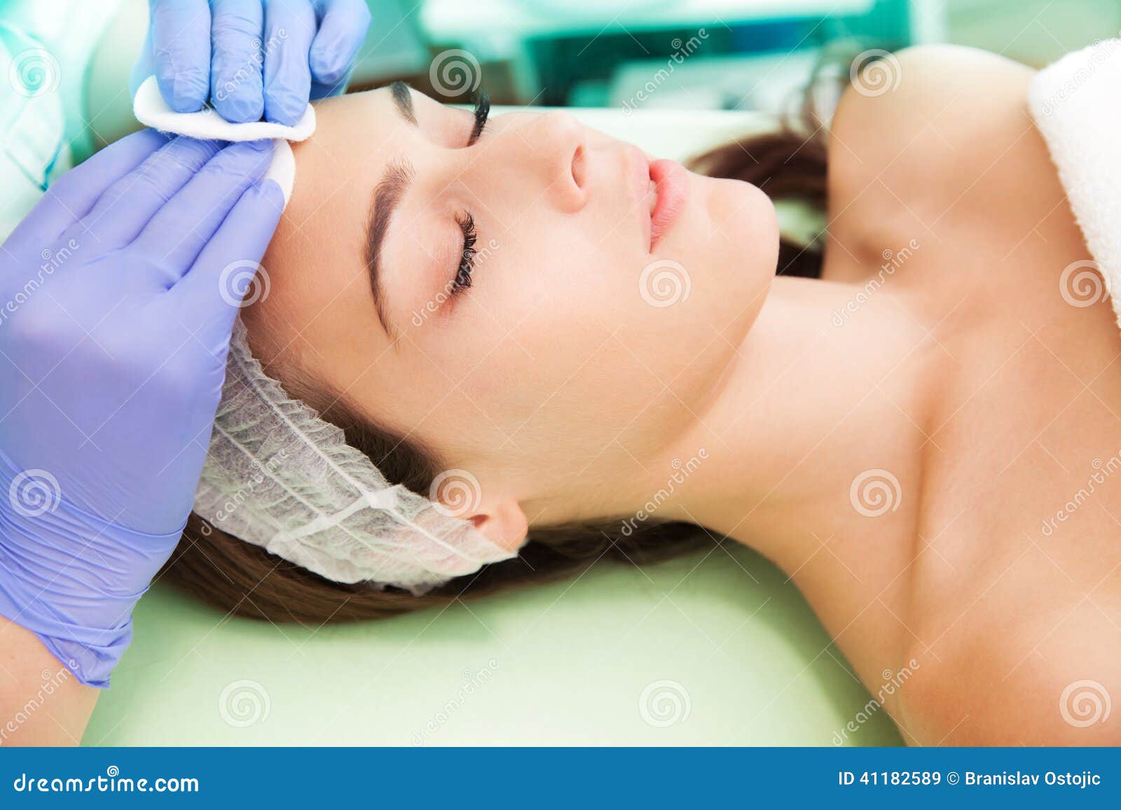 De Behandeling Van Het Gezicht Stock Afbeelding - Image of ontspan ...