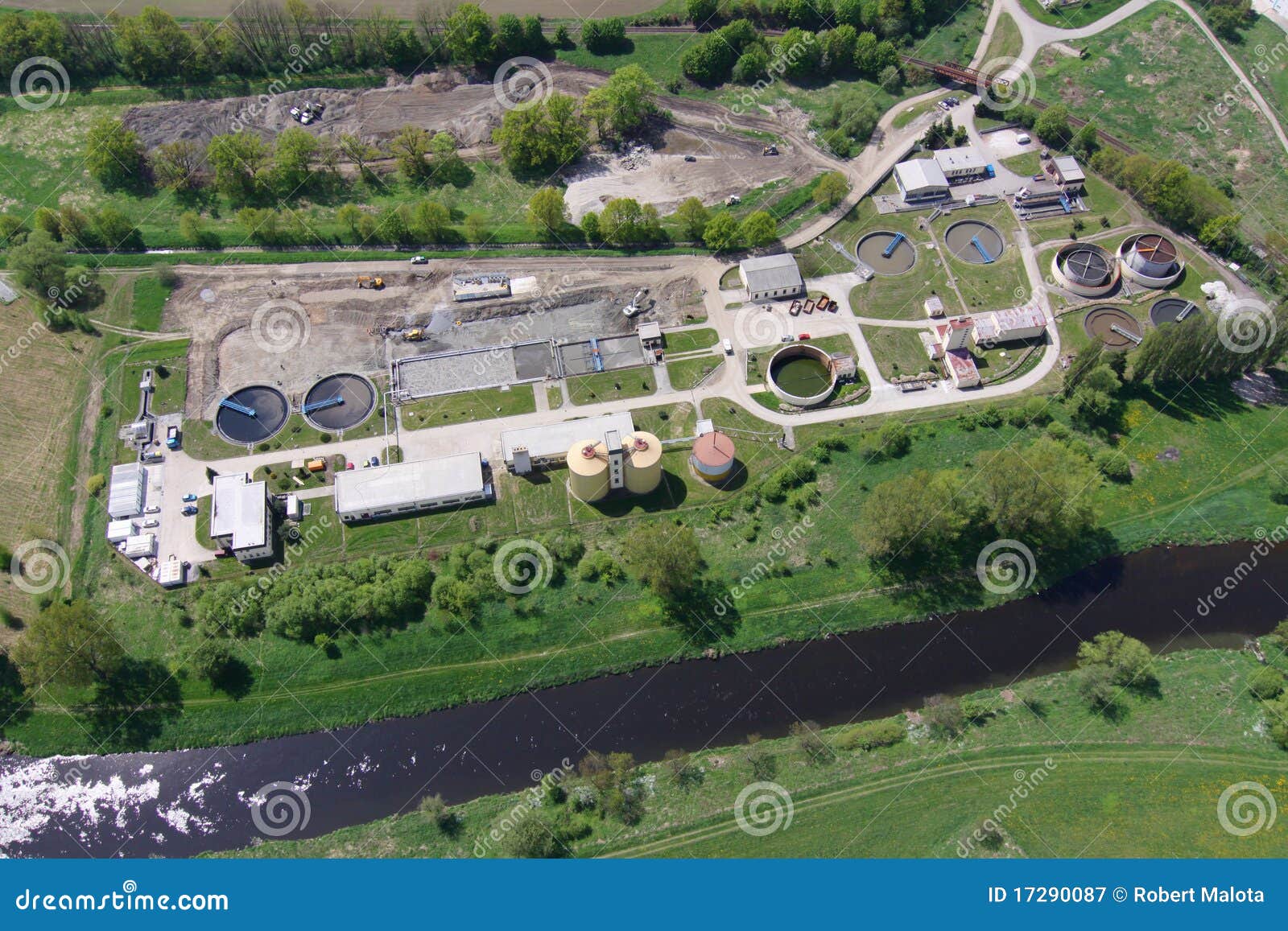 De Behandelingsinstallatie Van Het Afvalwater Stock Afbeelding - Image ...