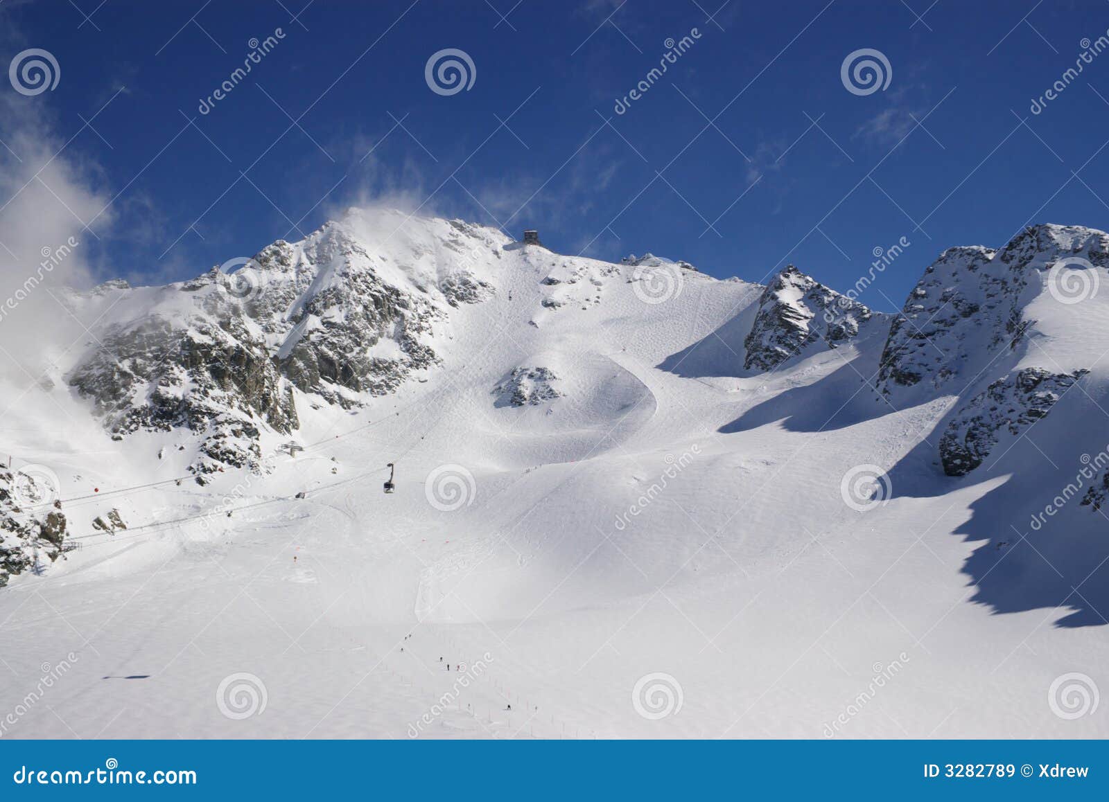 De Berglandschap Van De Sneeuw Stock Afbeelding - Image of noord ...