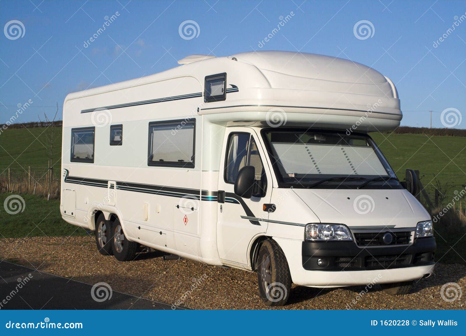 De Bestelwagen Van De Kampeerauto Stock Foto - Image of groot, comfort ...
