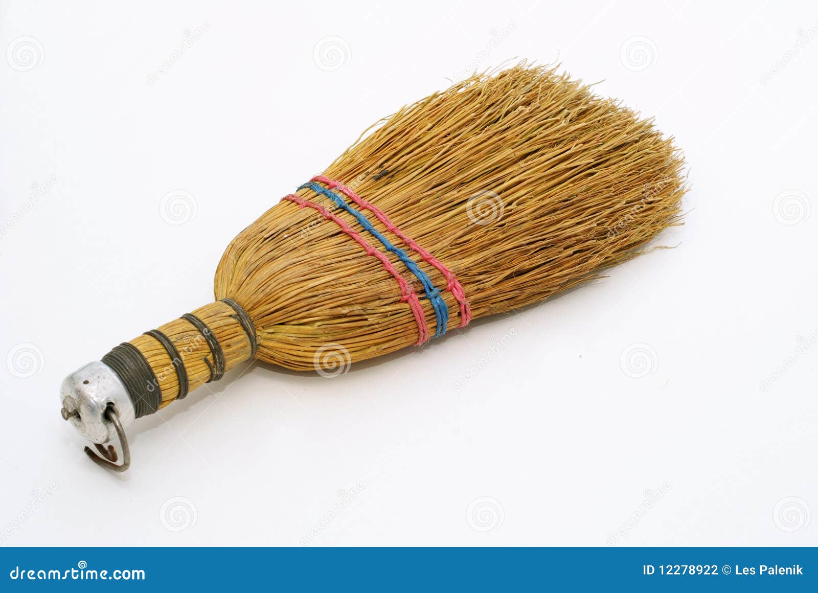 De bezem van de hand stock foto. Image of hulpmiddel - 12278922