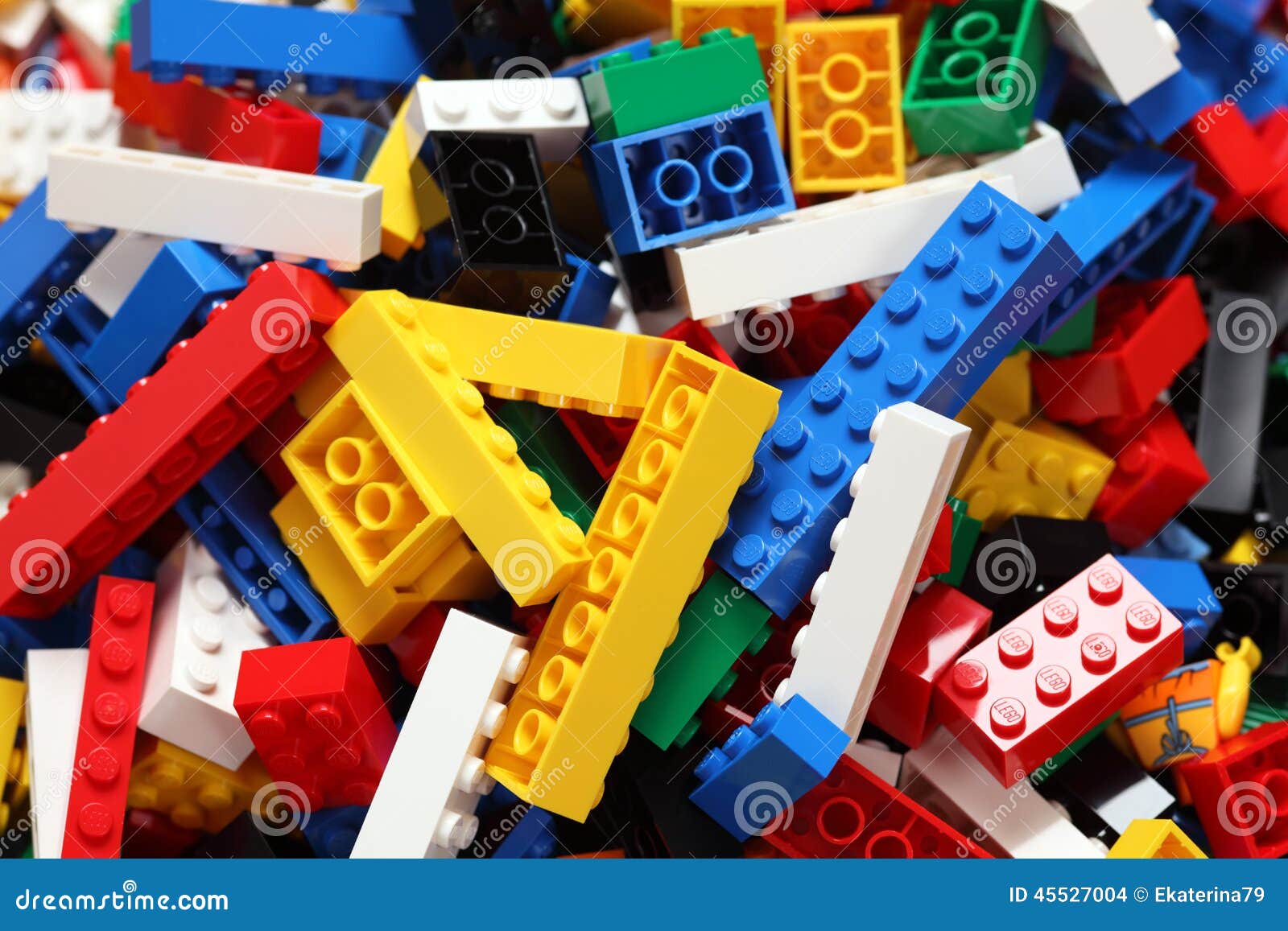 De blokken van Lego redactionele stock afbeelding. Image of gekleurd ...