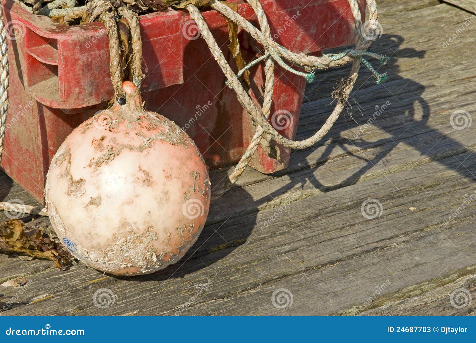 De Boei Van De Boot Met Kabel in Container Stock Afbeelding - Image of ...