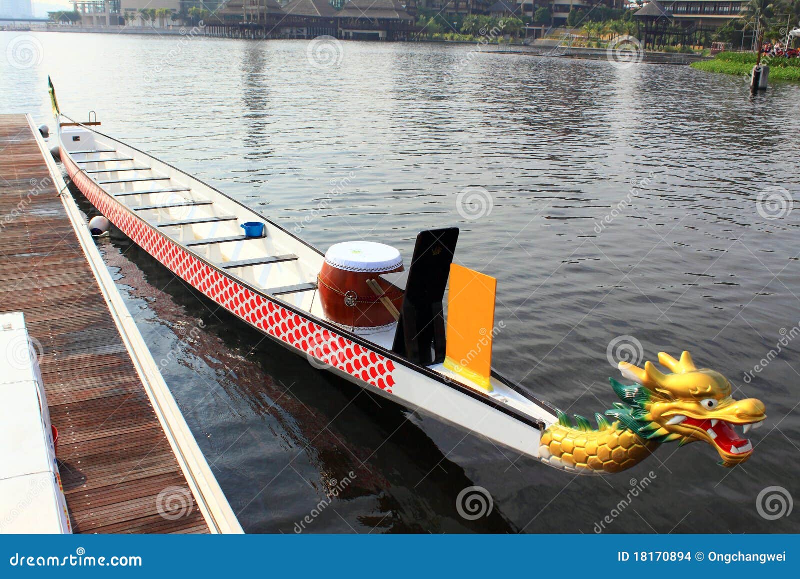 De Boot van de draak stock foto. Image of traditioneel - 18170894