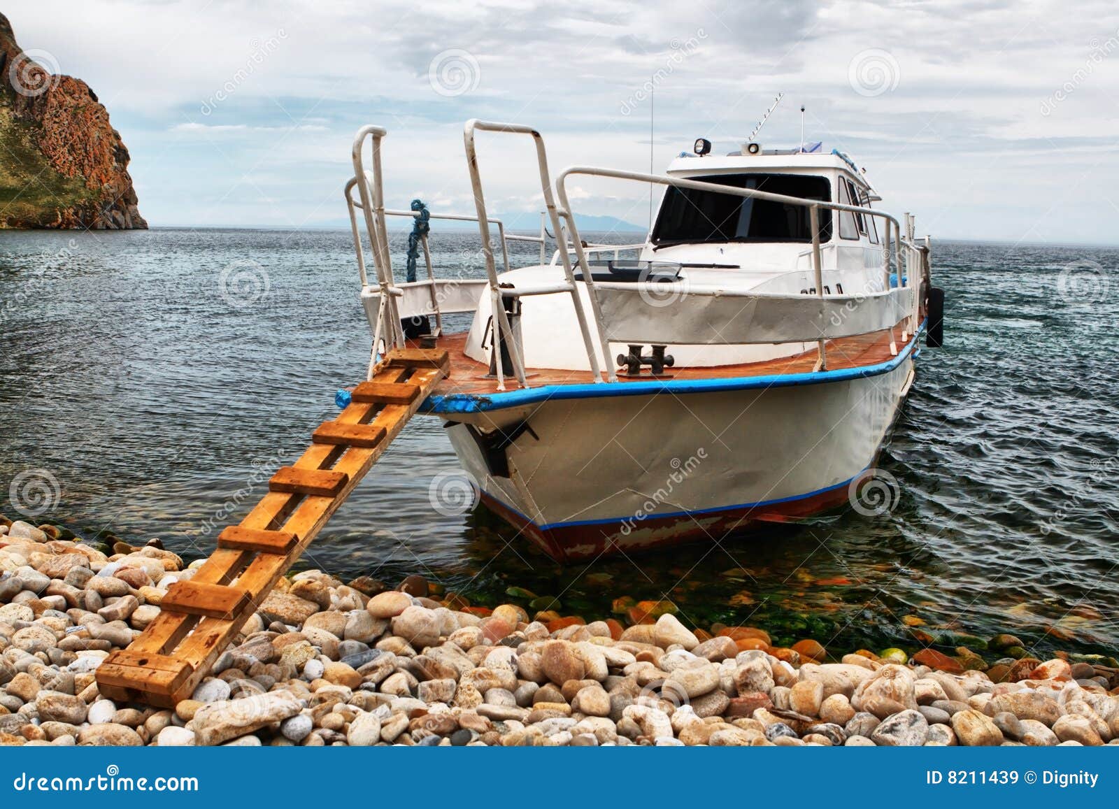 De boot van de motor stock afbeelding. Image of oceaan - 8211439