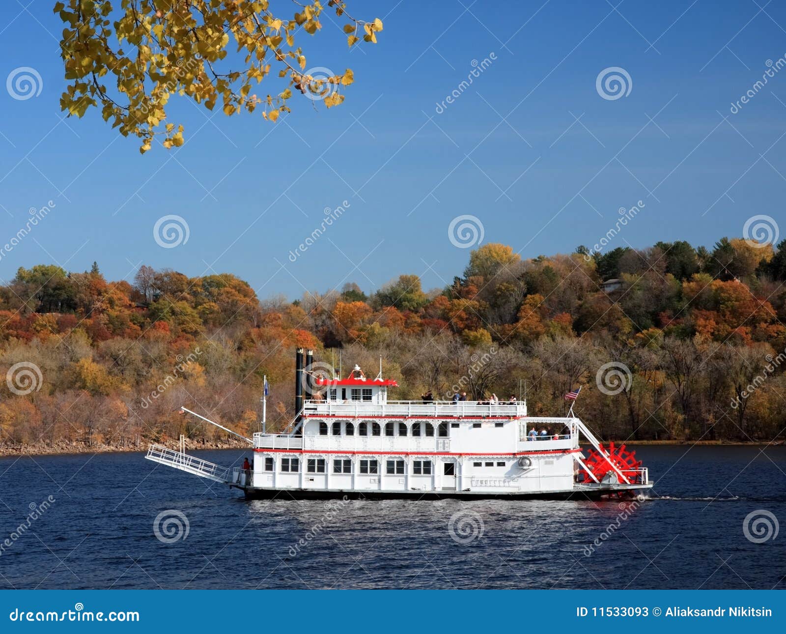 De Boot Van De Stoom Op De Mississippi Stock Afbeelding - Image of ...