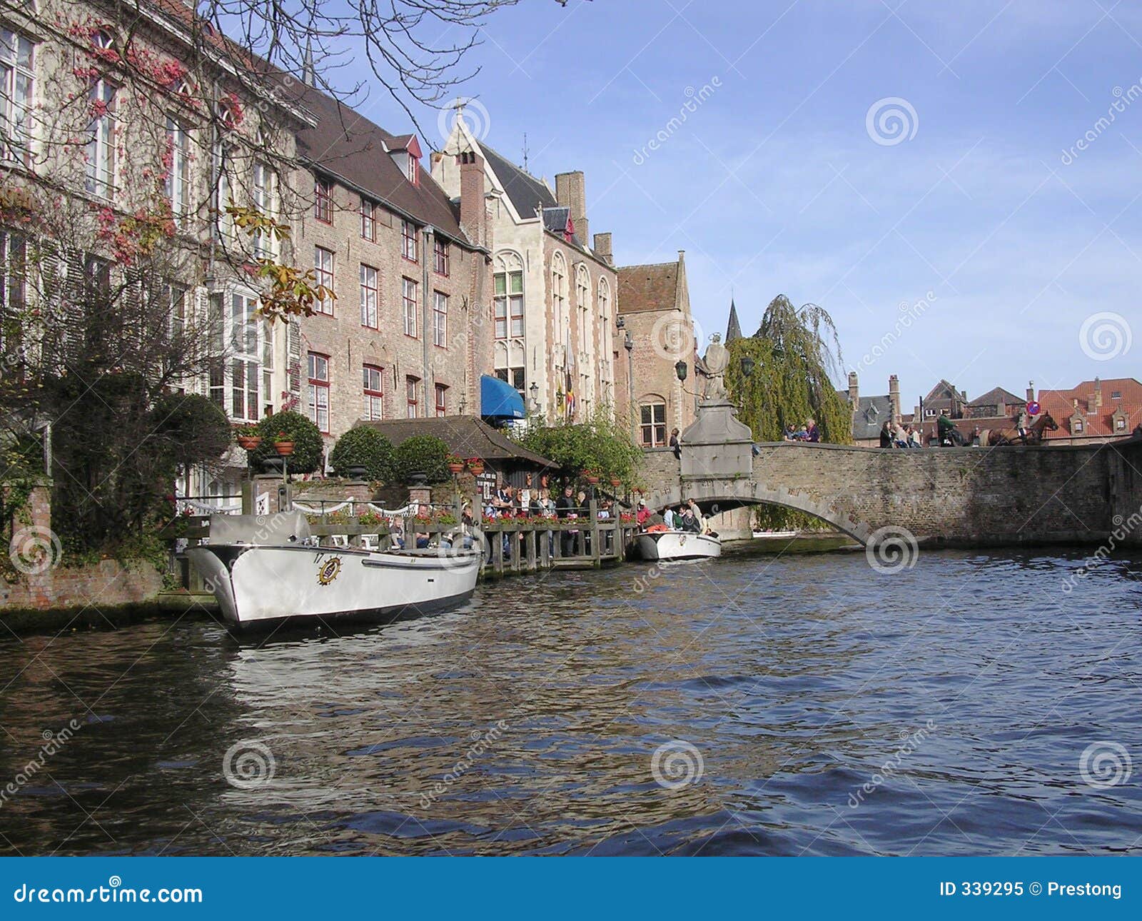 De Boten van de toerist. stock afbeelding. Image of noord - 339295