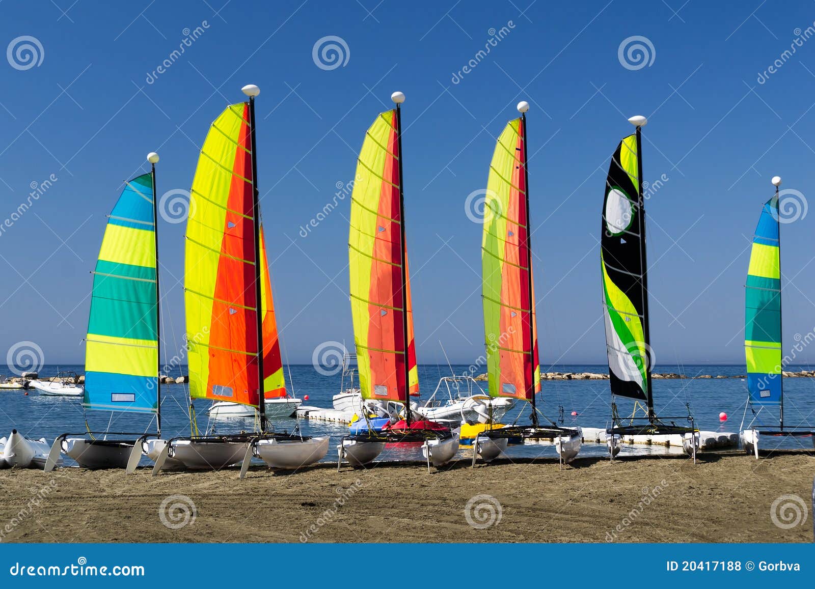 De boten van het zeil stock foto. Image of water, vakantie - 20417188