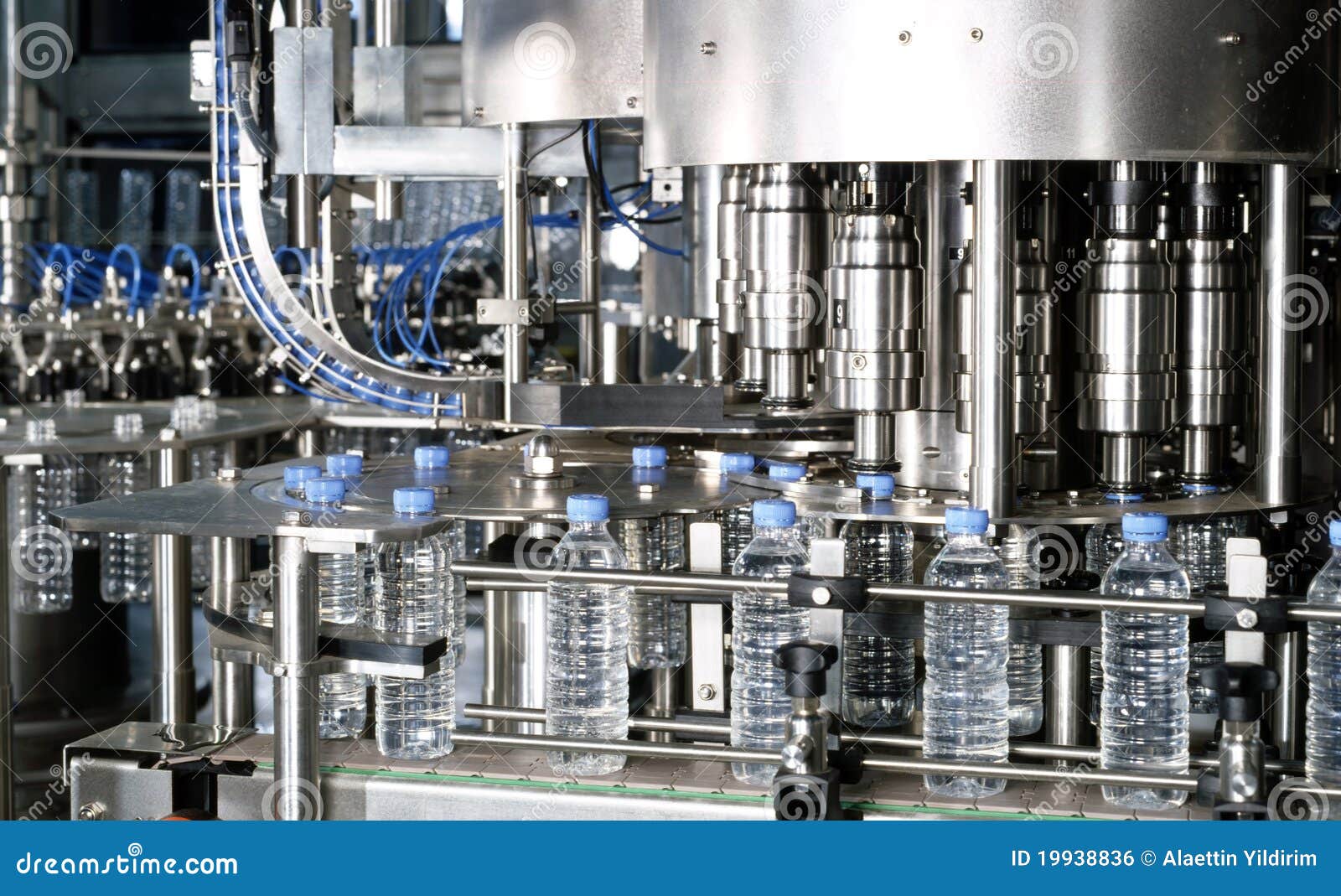 De Bottelarij Van Het Water Stock Foto - Image of industrie ...