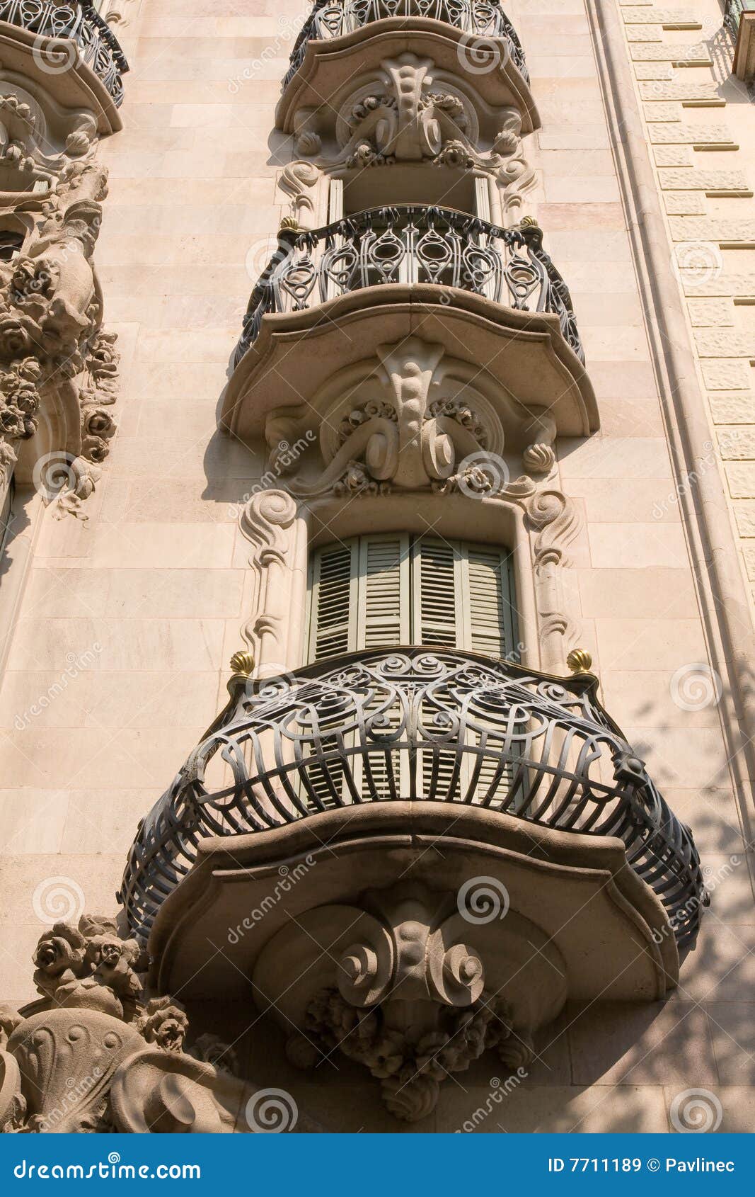 De bouw van de Jugendstil redactionele stock afbeelding. Image of glans ...