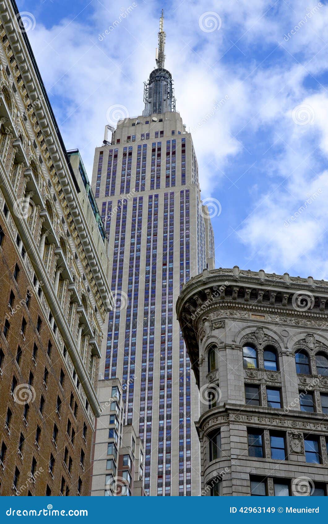 De Bouw Van De Staat Van Het Imperium Redactionele Stock Afbeelding ...