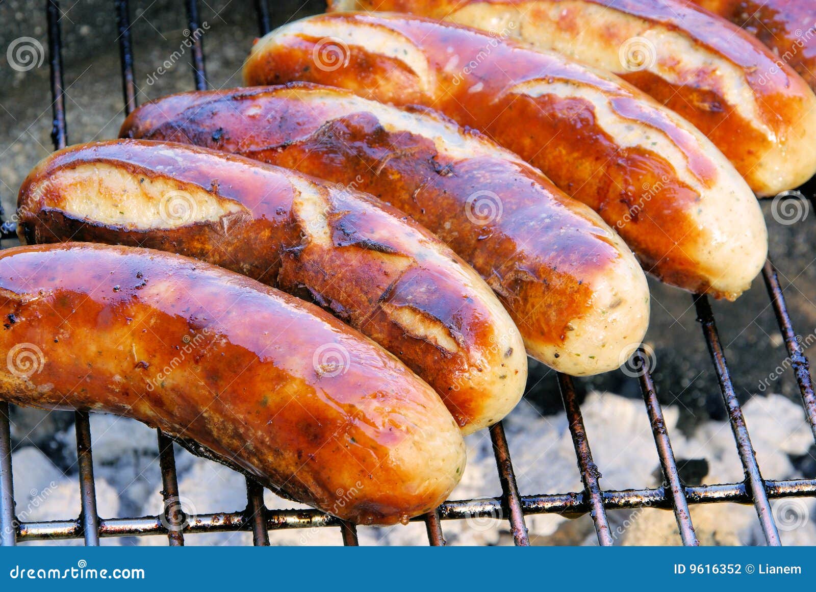De Braadworst Van De Barbecue Stock Foto - Image of sappig, picknick ...