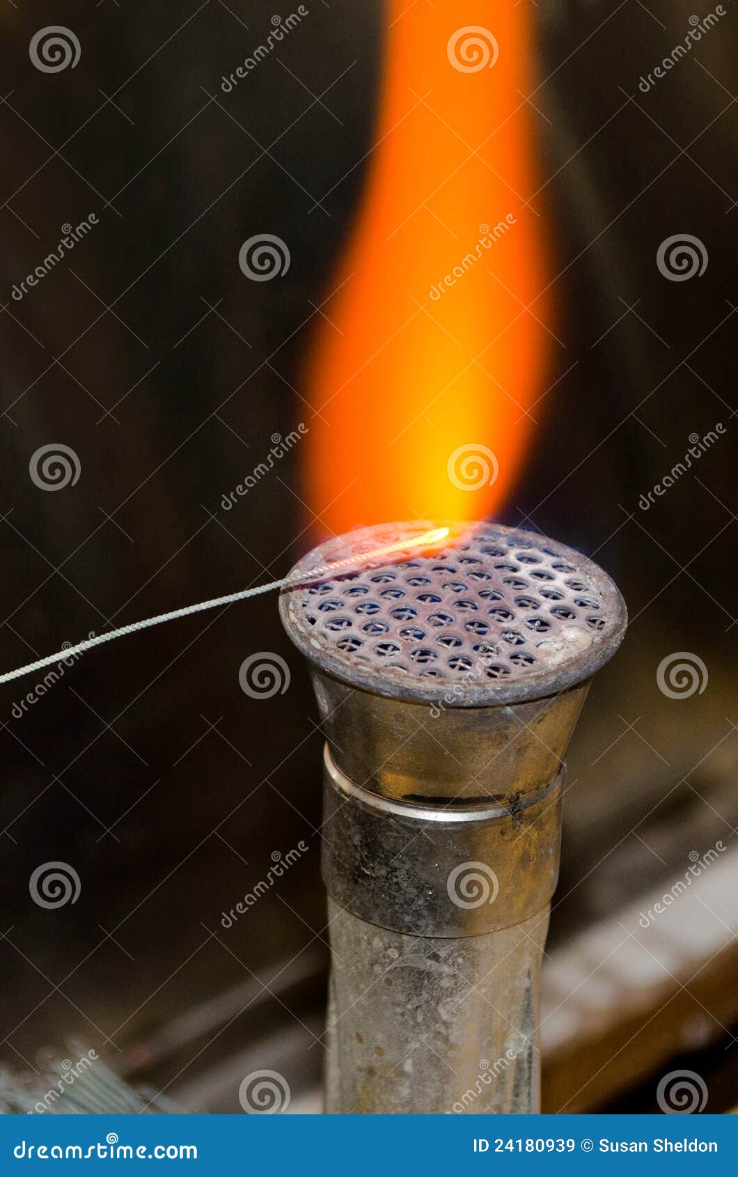 De brandervlam van Bunsen stock afbeelding. Image of experiment - 24180939