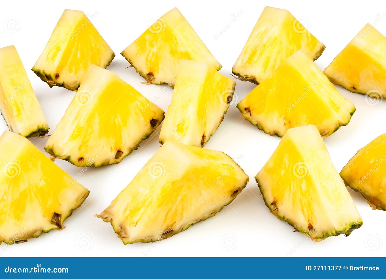 De brokken van de ananas stock afbeelding. Image of schaduw - 27111377