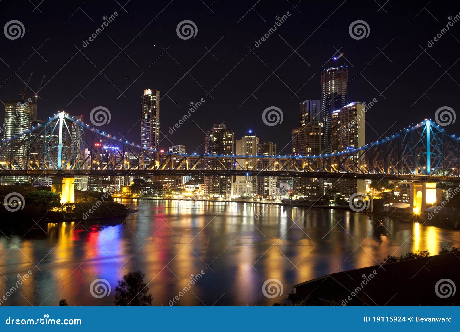 De Brug Van De Verdieping En Het Centrum Van De Stad Van Brisbane ...