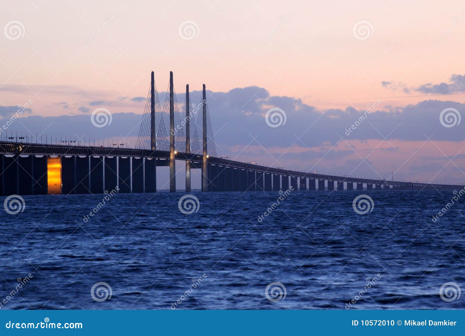 De Brug Van Oresund, Zweden Stock Foto - Image of infrastructuur ...