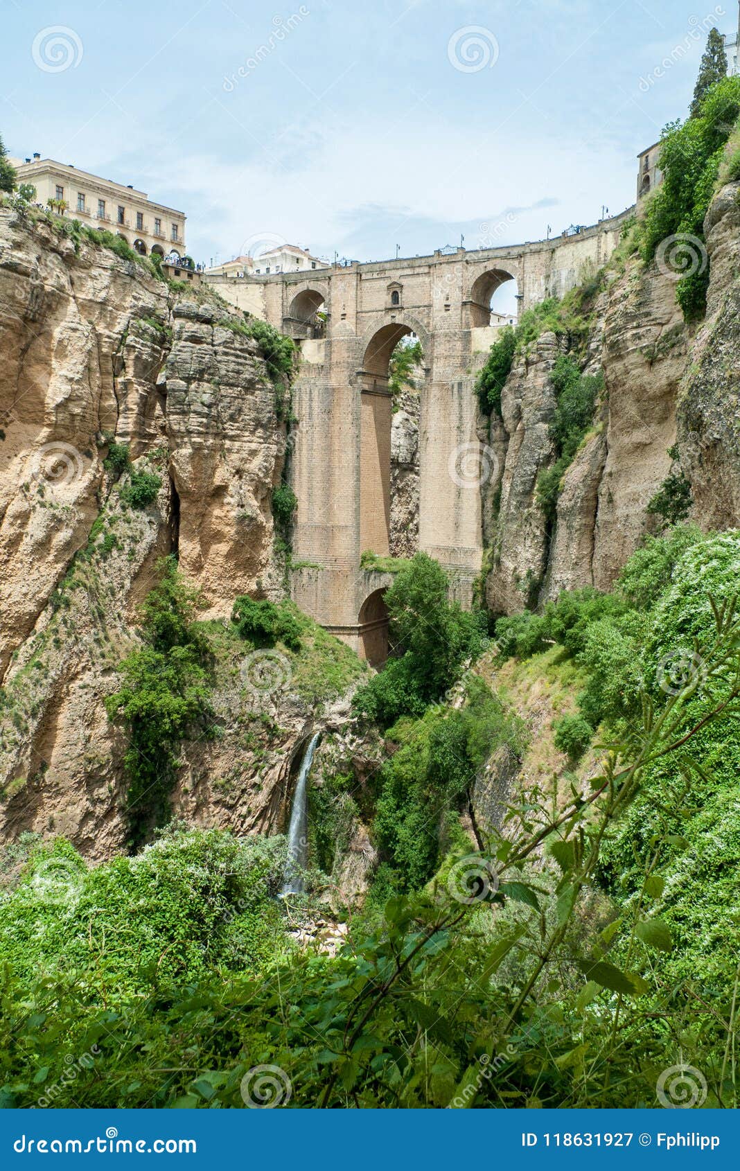De Brug Van Puentenuevo, Ronda, Spanje Stock Afbeelding - Image of ...