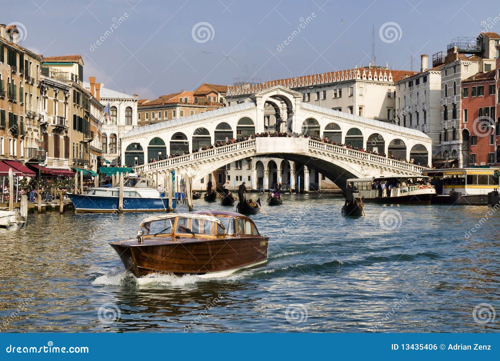 De Brug Van Rialto, Venetië Redactionele Foto - Image of stedelijk ...