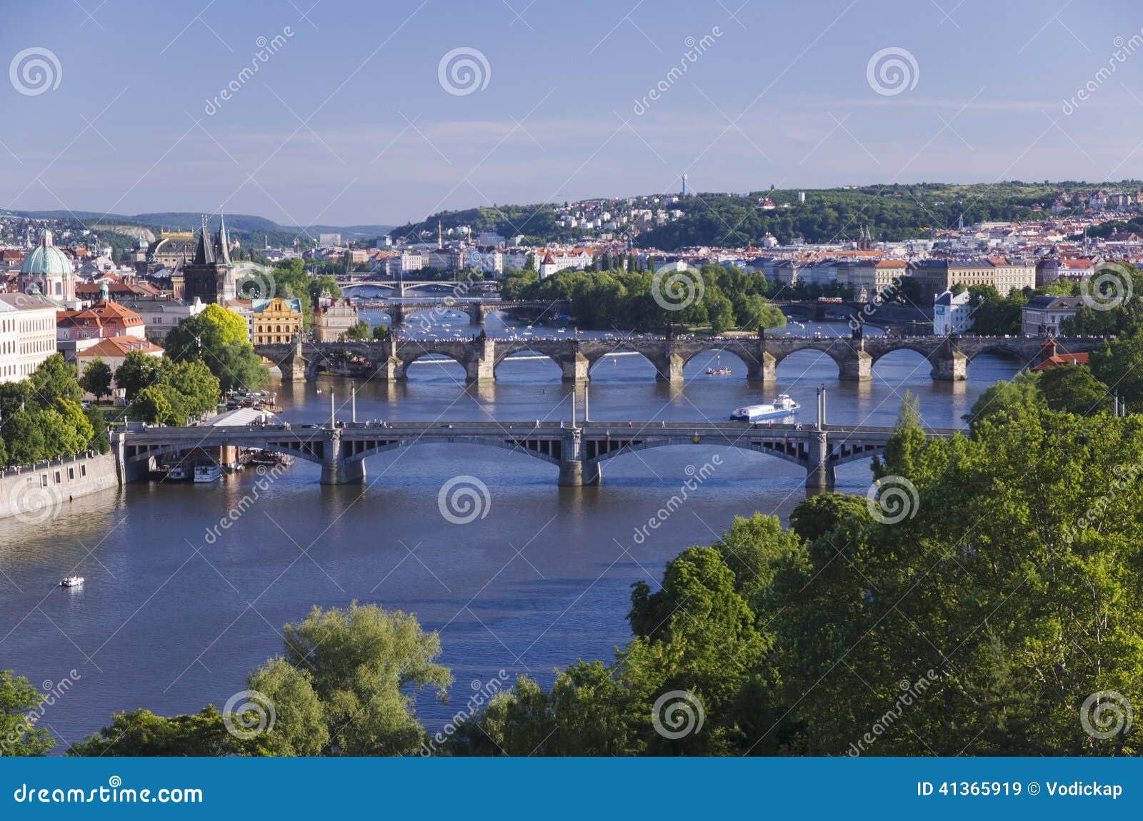 De bruggen van Praag stock afbeelding. Image of cultuur - 41365919