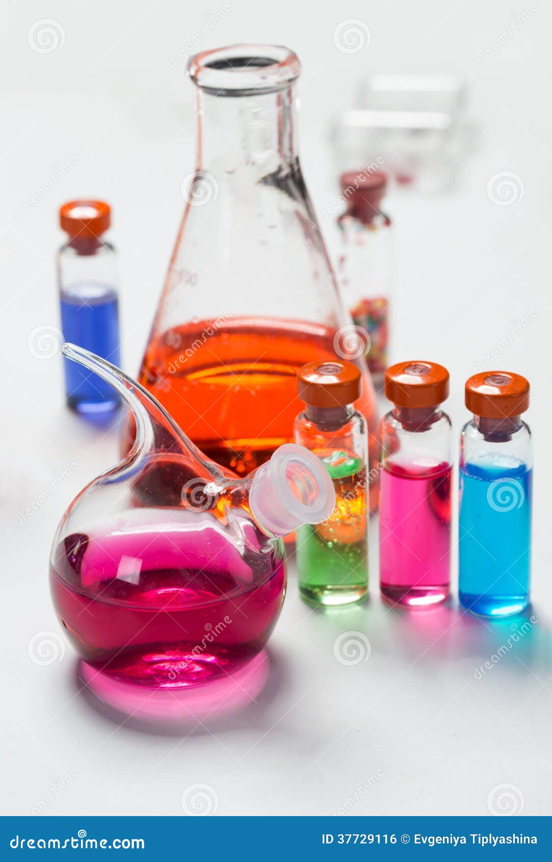 De Buizen in Het Laboratorium Stock Foto - Image of pipet ...