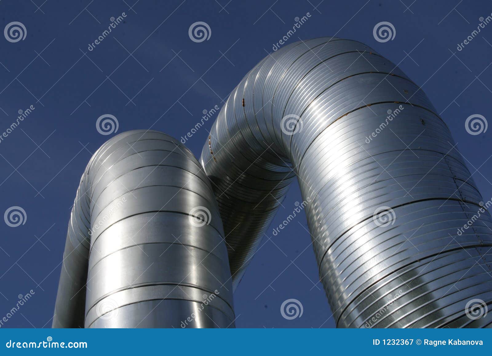 De Buizen Van De Ventilatie Stock Afbeelding - Image of golf, duiker ...