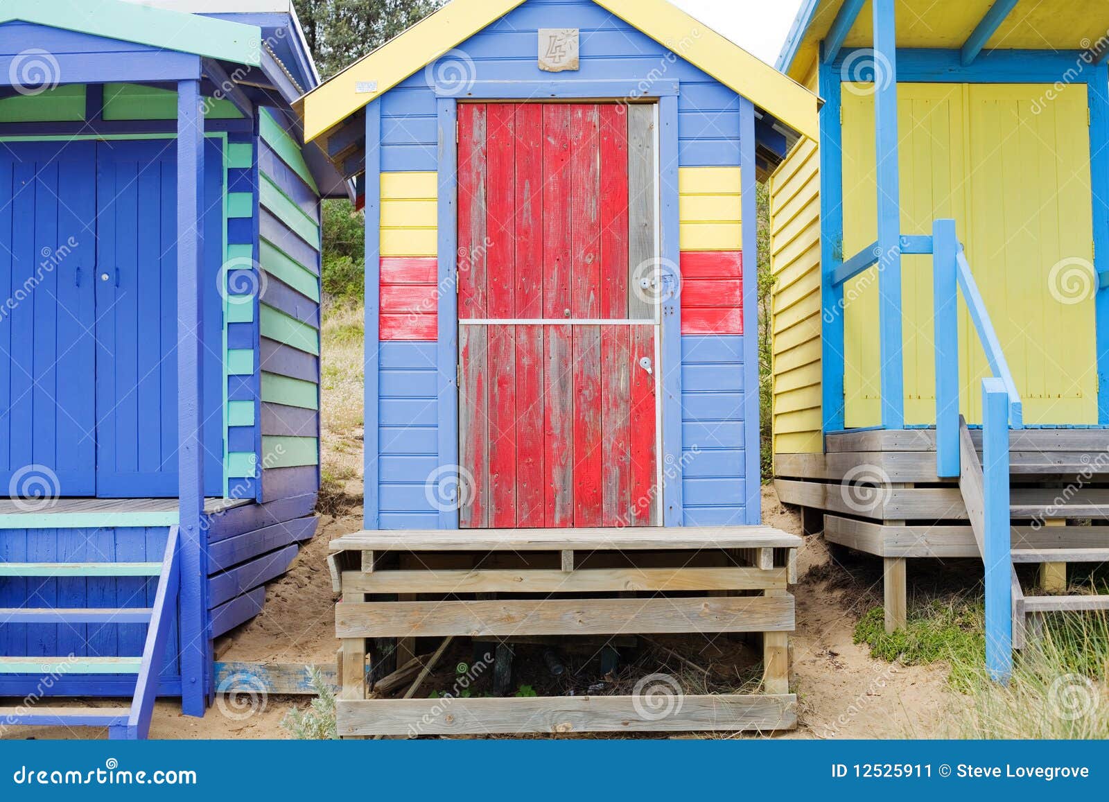 De Cabines van het strand stock afbeelding. Image of hout - 12525911