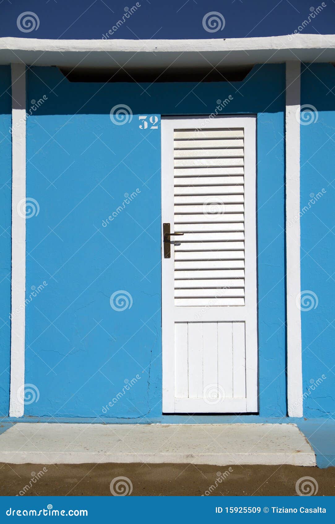 De cabines van het strand stock afbeelding. Image of zand - 15925509