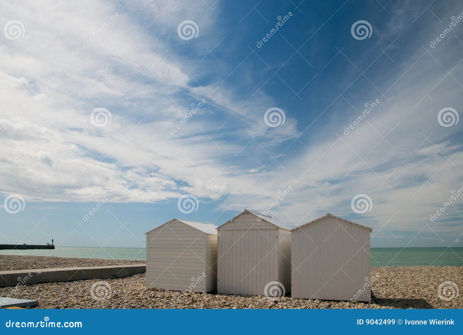De cabines van het strand stock afbeelding. Image of normandië - 9042499
