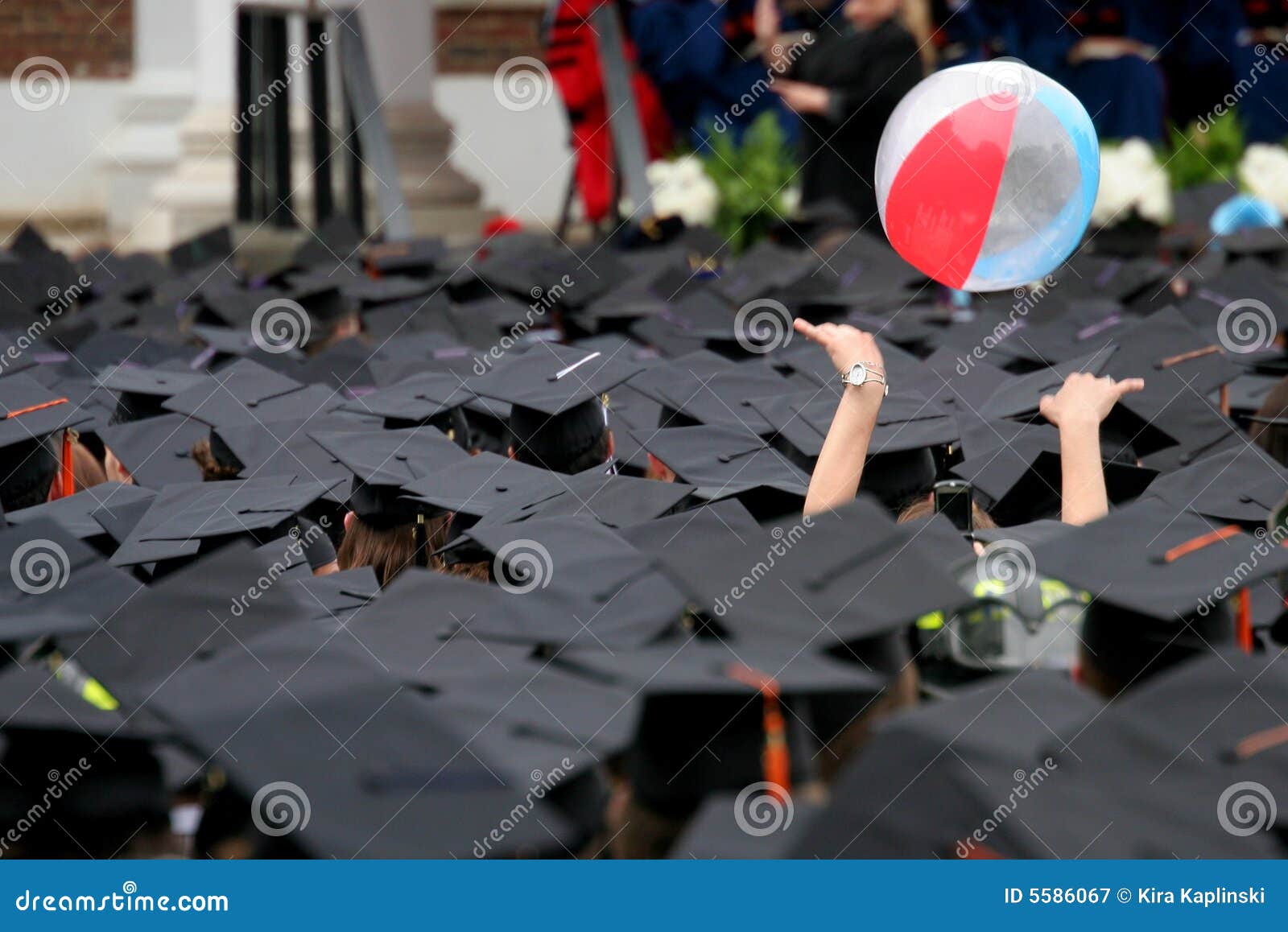 De Ceremonie Van De Graduatie Stock Afbeelding - Image of klasse ...