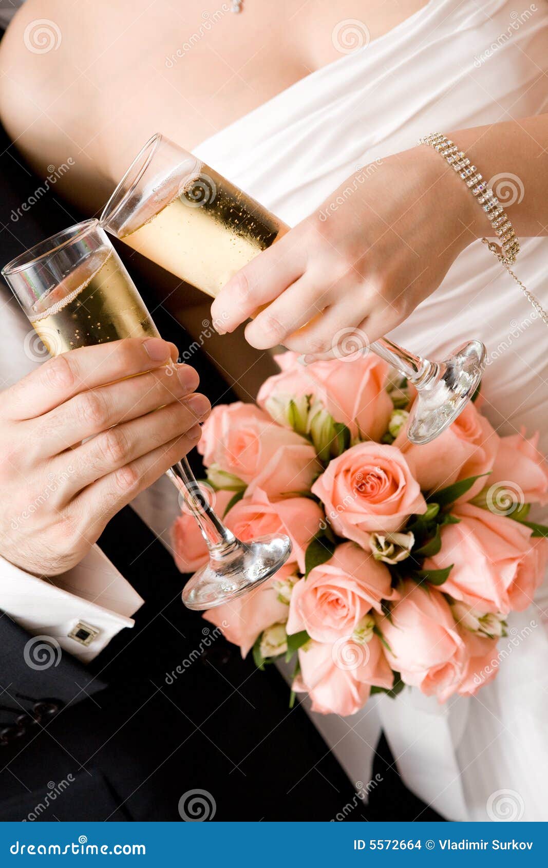 De Champagne Van Het Huwelijk Stock Foto - Image of sluit, bruids: 5572664