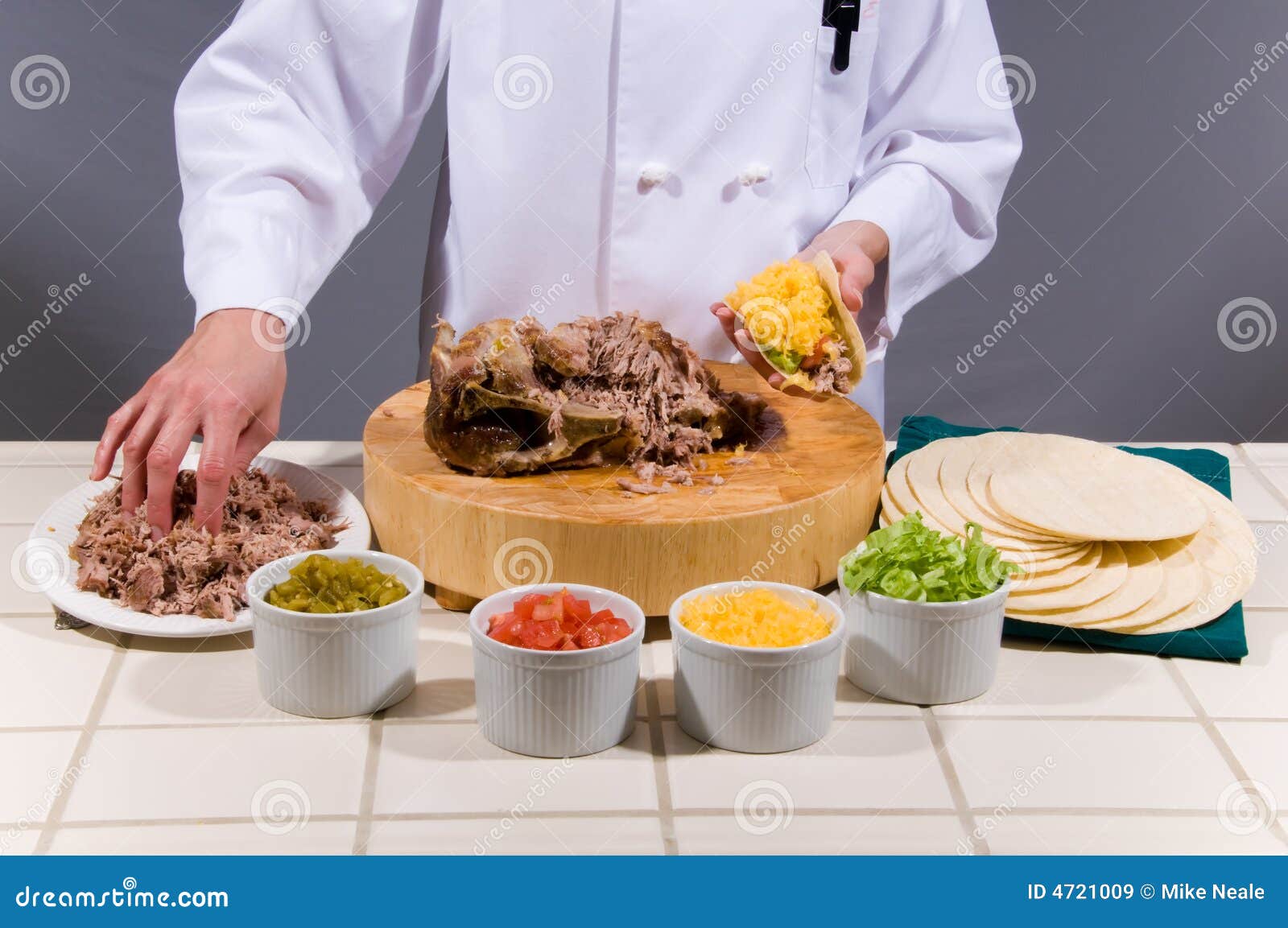 Chef-kok Prepares Fresh Taco Picture. Image: 4721009