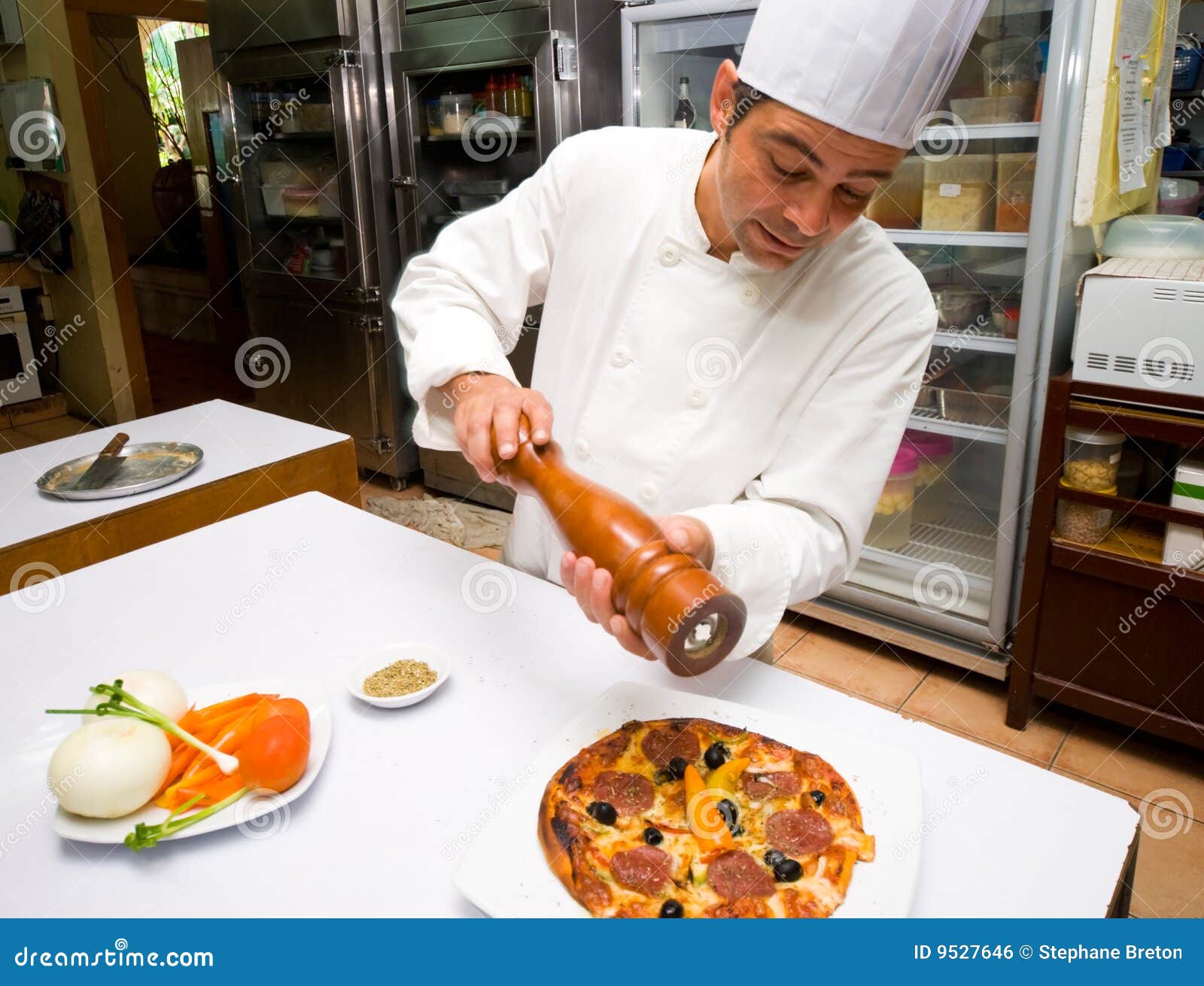 De Chef-kok van de pizza stock foto. Image of kruid, baan - 9527646