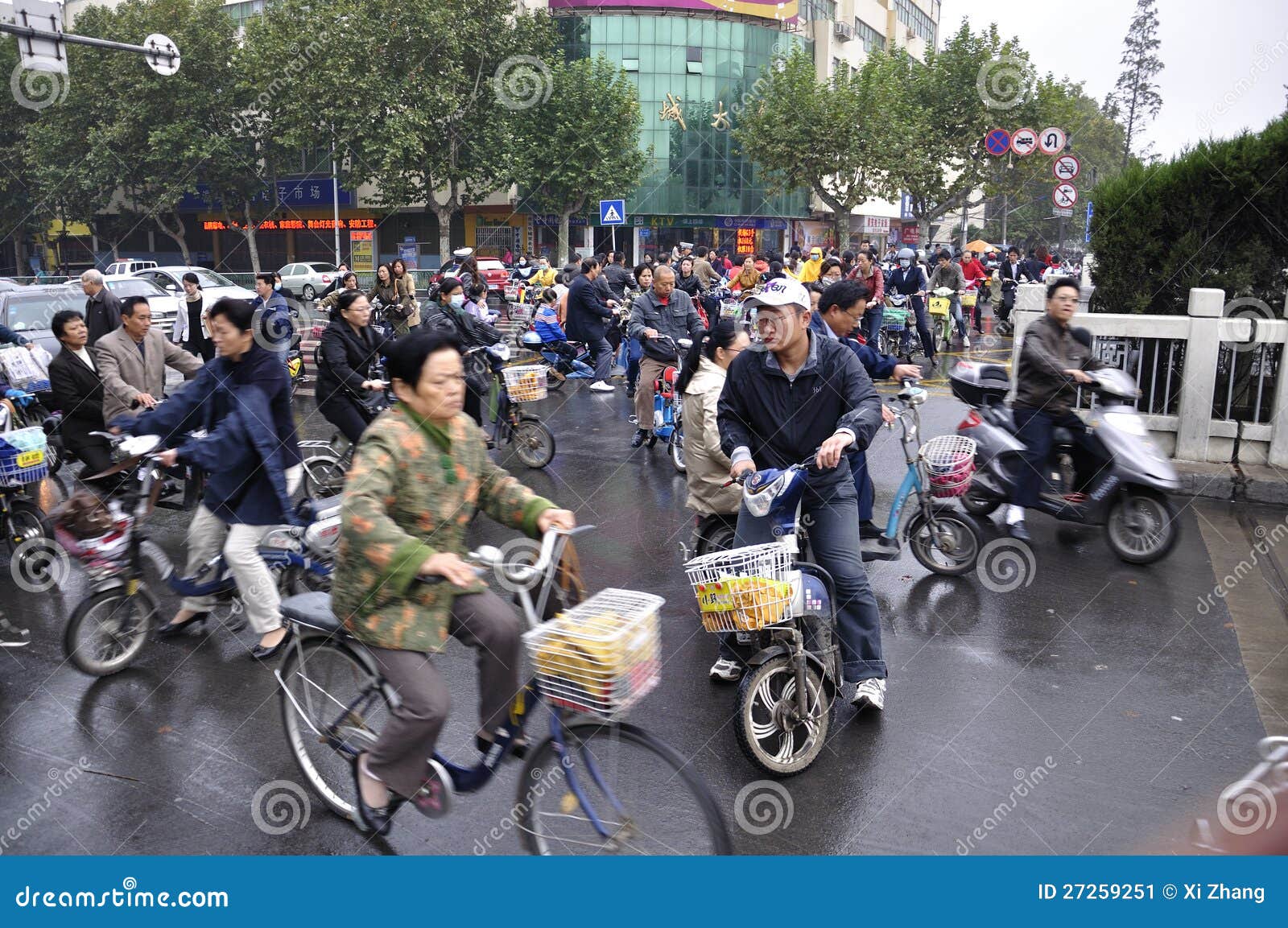 De Chinese, Bevolking Van China Redactionele Foto - Image of reis ...