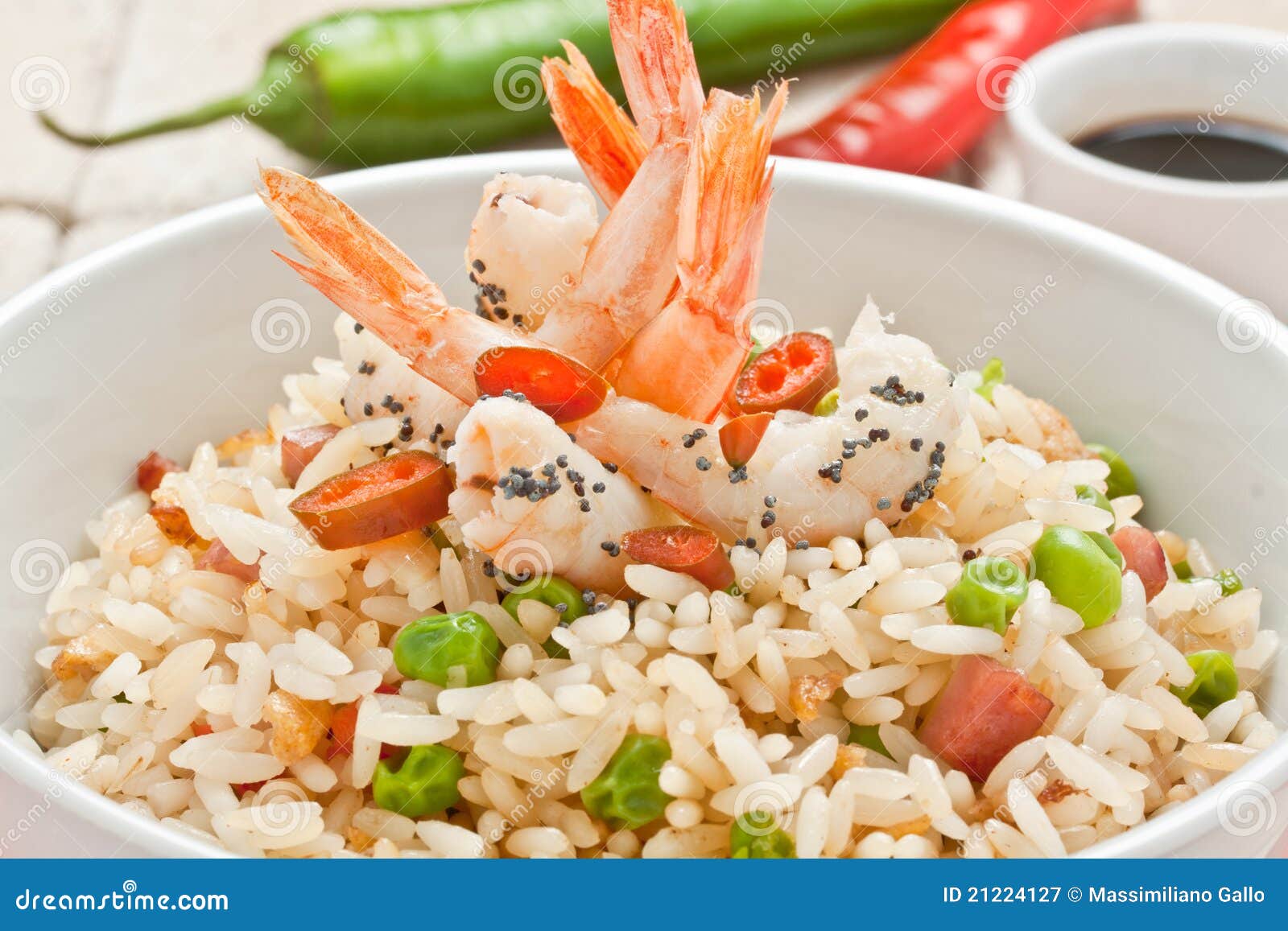 De Chinese Rijst Van Het Kanton Stock Afbeelding - Image of zoet, noten ...