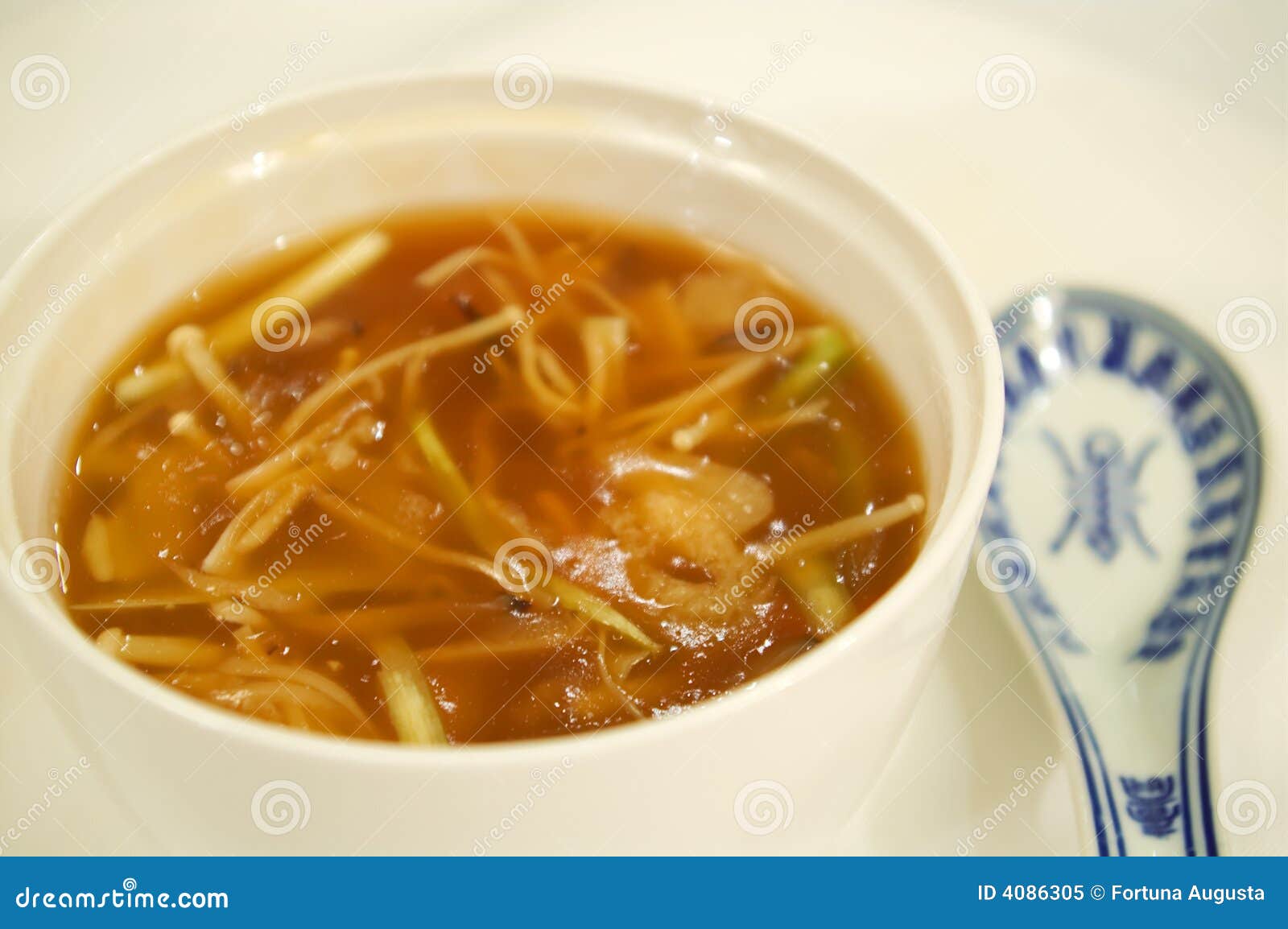 De Chinese Soep Van De Haaienvin Stock Afbeelding - Image of diner ...