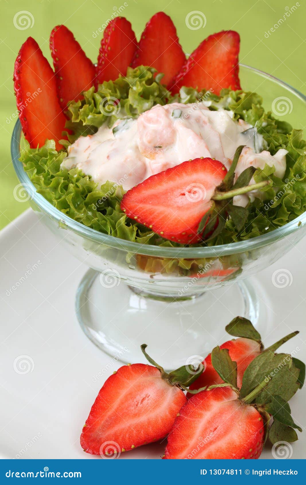 De Cocktail Van De Zalm Met Aardbeien Stock Afbeelding - Image of rood ...