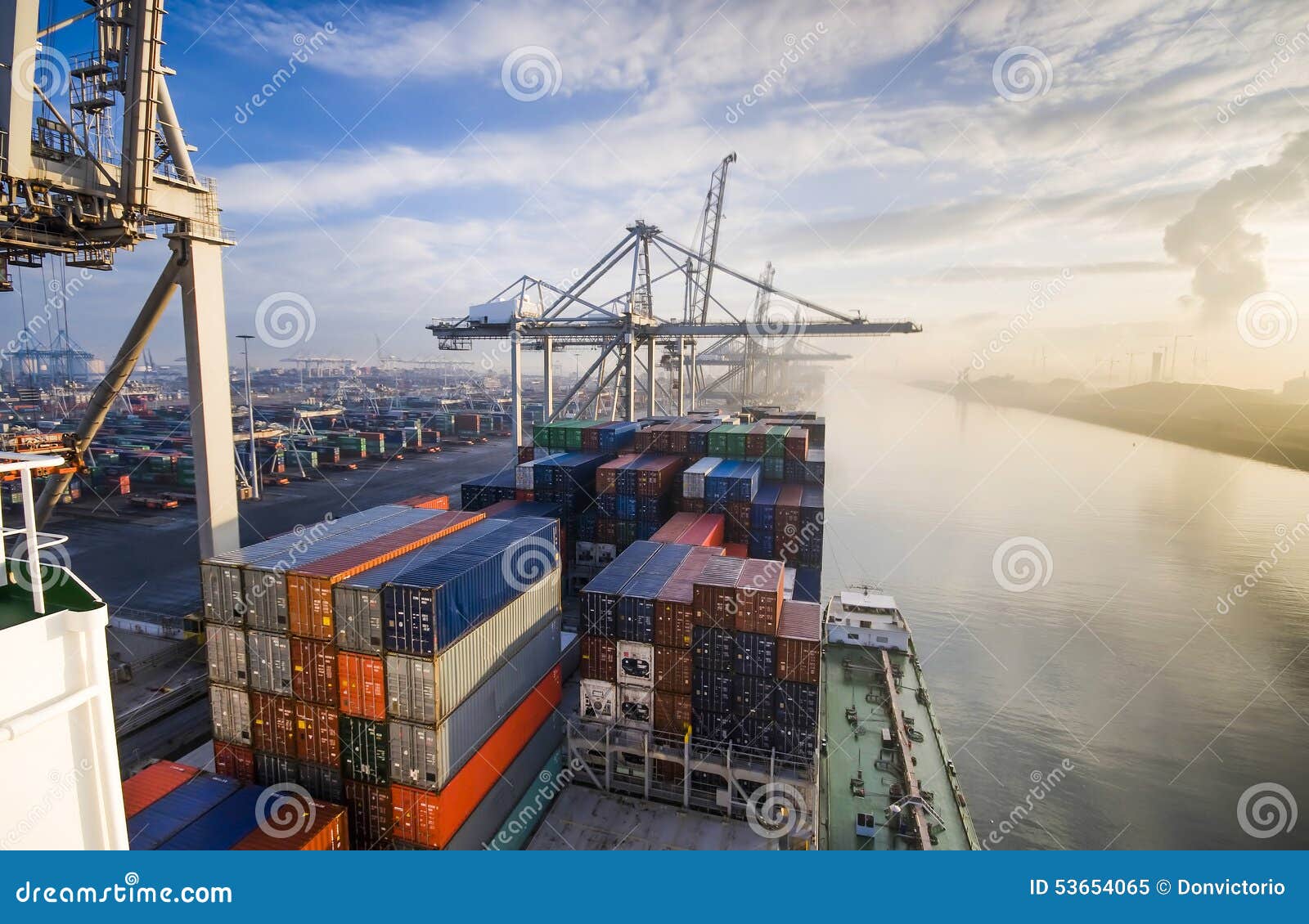 De Containers Van De Vrachtschiplading in Rotterdam Stock Afbeelding ...
