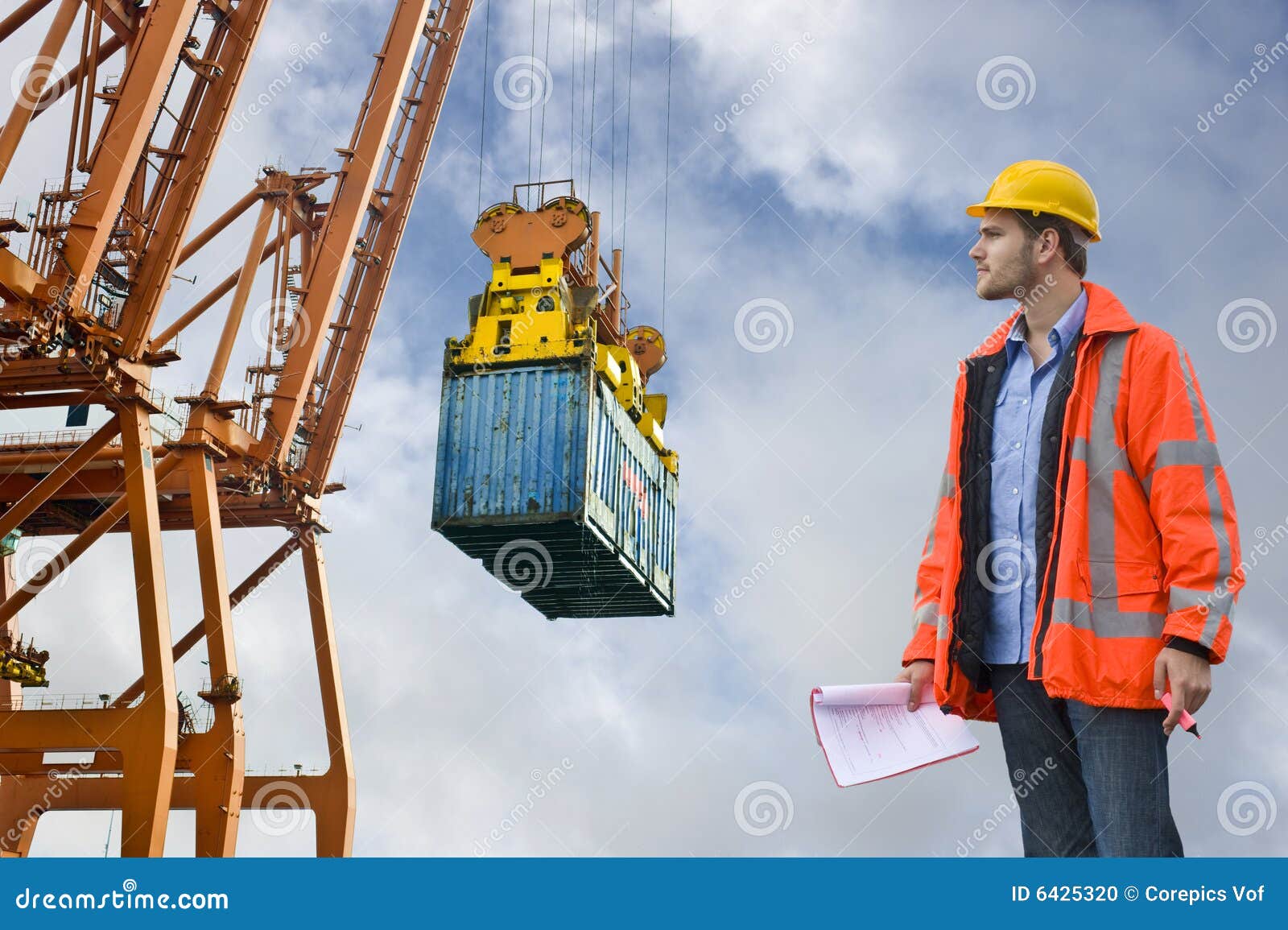 De Controle Van De Douane Bij Een Haven Stock Foto - Image of boog ...