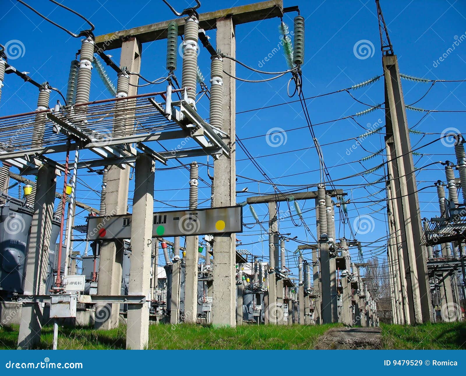 De Convertorapparatuur Van De Hoogspanning Elektrische Centrale Stock ...