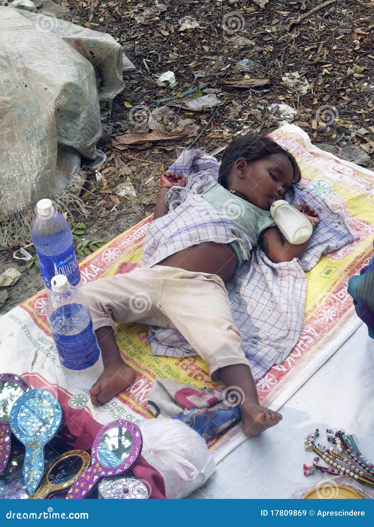 De daklozen van de baby redactionele stock afbeelding. Image of ...