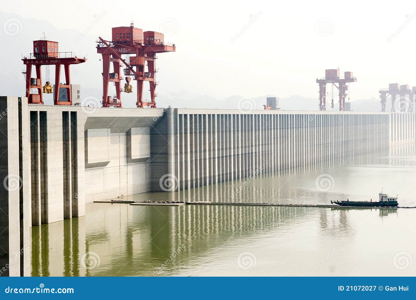 De Dam van drie Kloven redactionele fotografie. Image of kraan - 21072027
