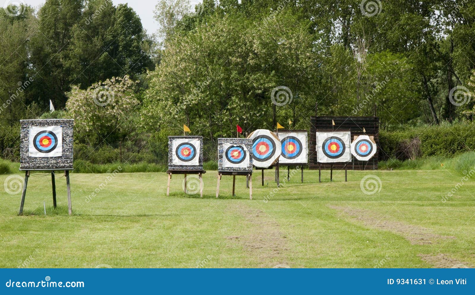 De Doelstellingen Van Het Boogschieten Stock Afbeelding - Image of ...