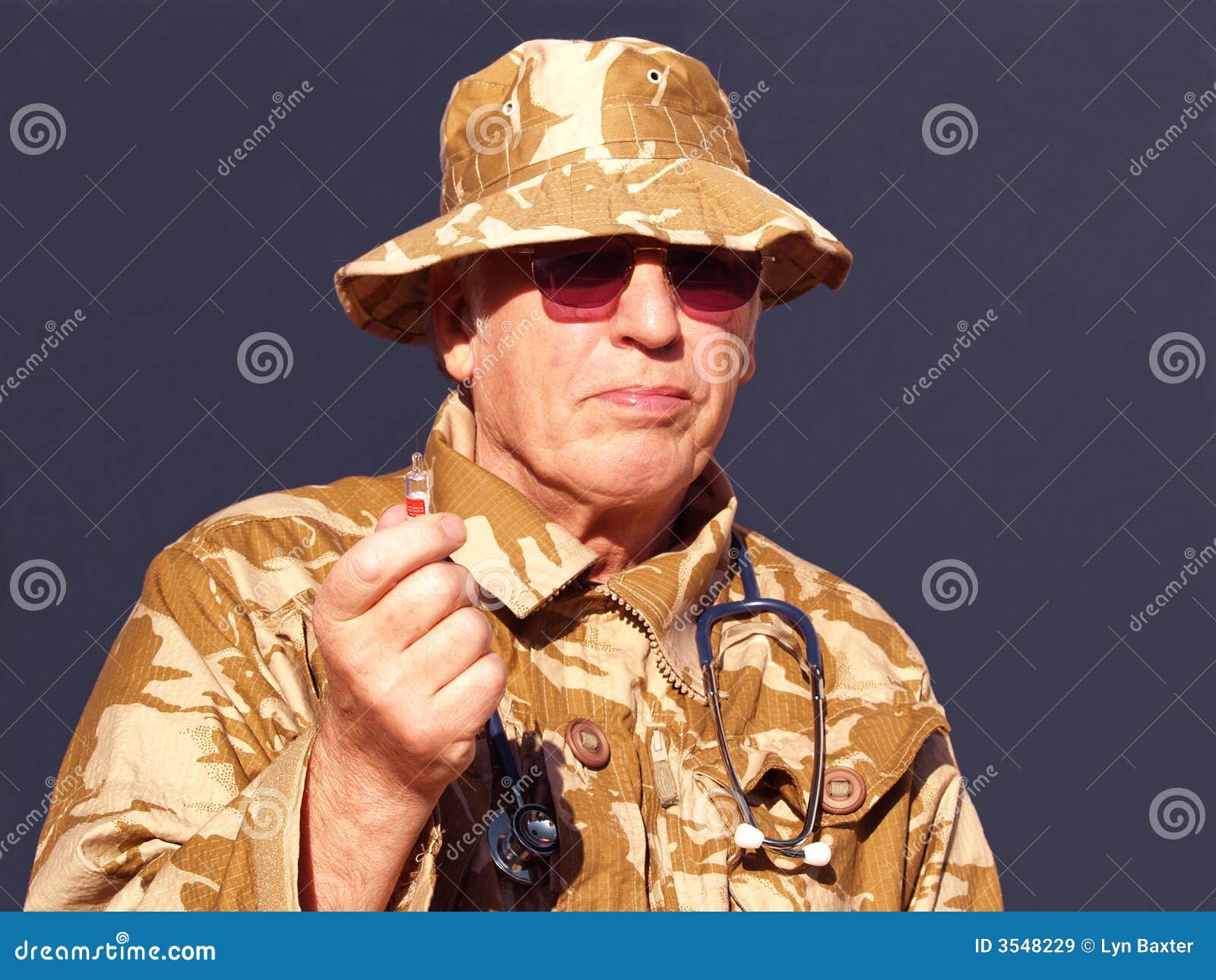 De dokter van het leger stock afbeelding. Image of militair - 3548229