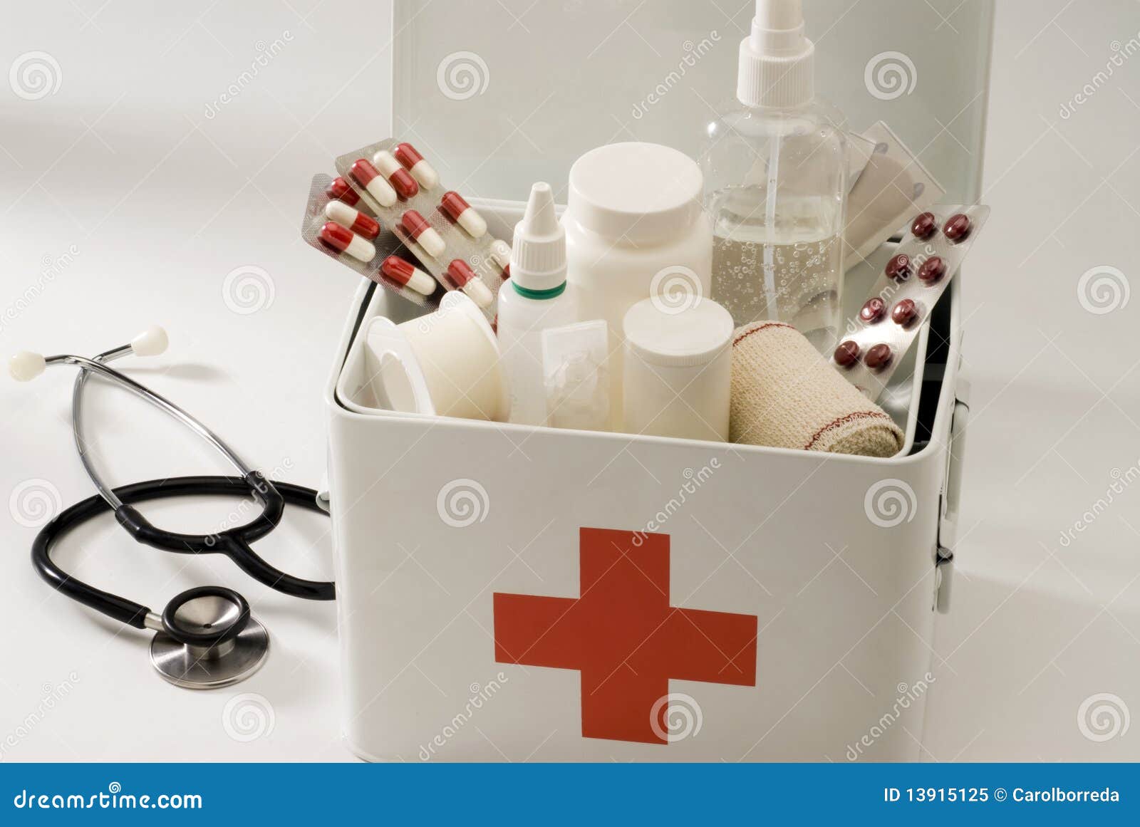 De Doos Van De Eerste Hulp. Stock Afbeelding - Image of noodsituatie ...