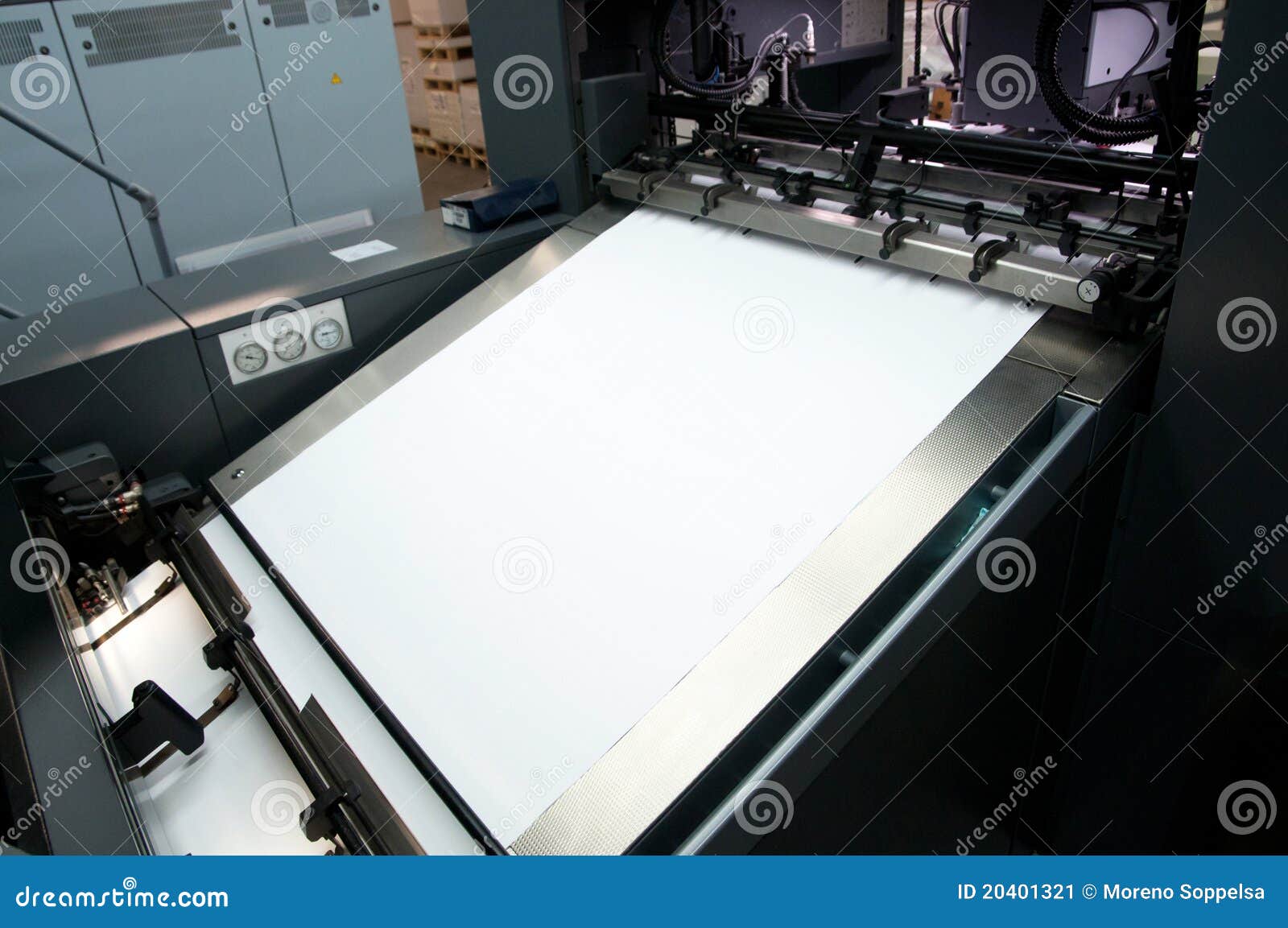 De Druk Van De Pers - Gecompenseerde Machine (detaildocument) Stock ...