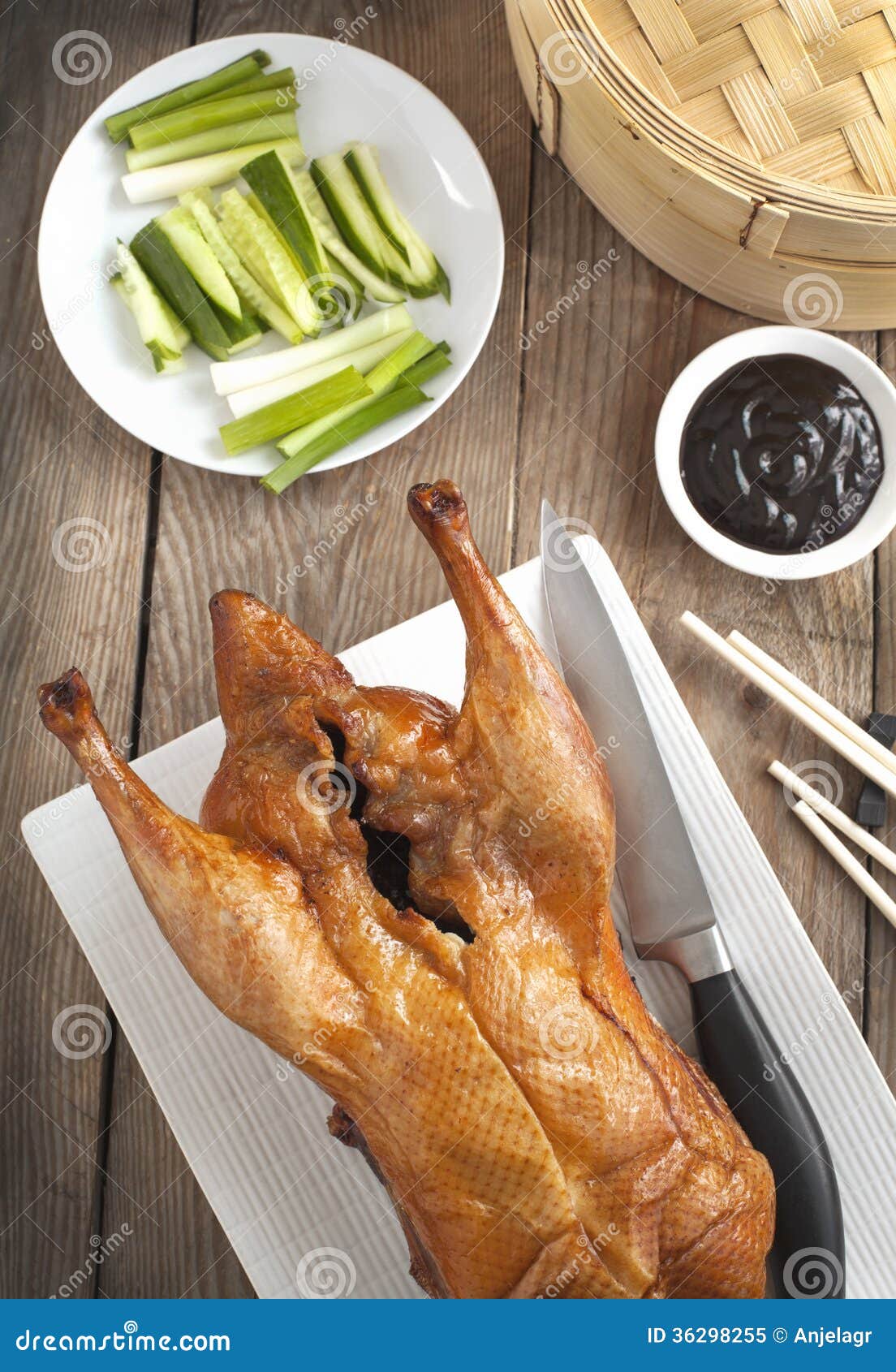 De Eend van Peking stock afbeelding. Image of pannekoeken - 36298255