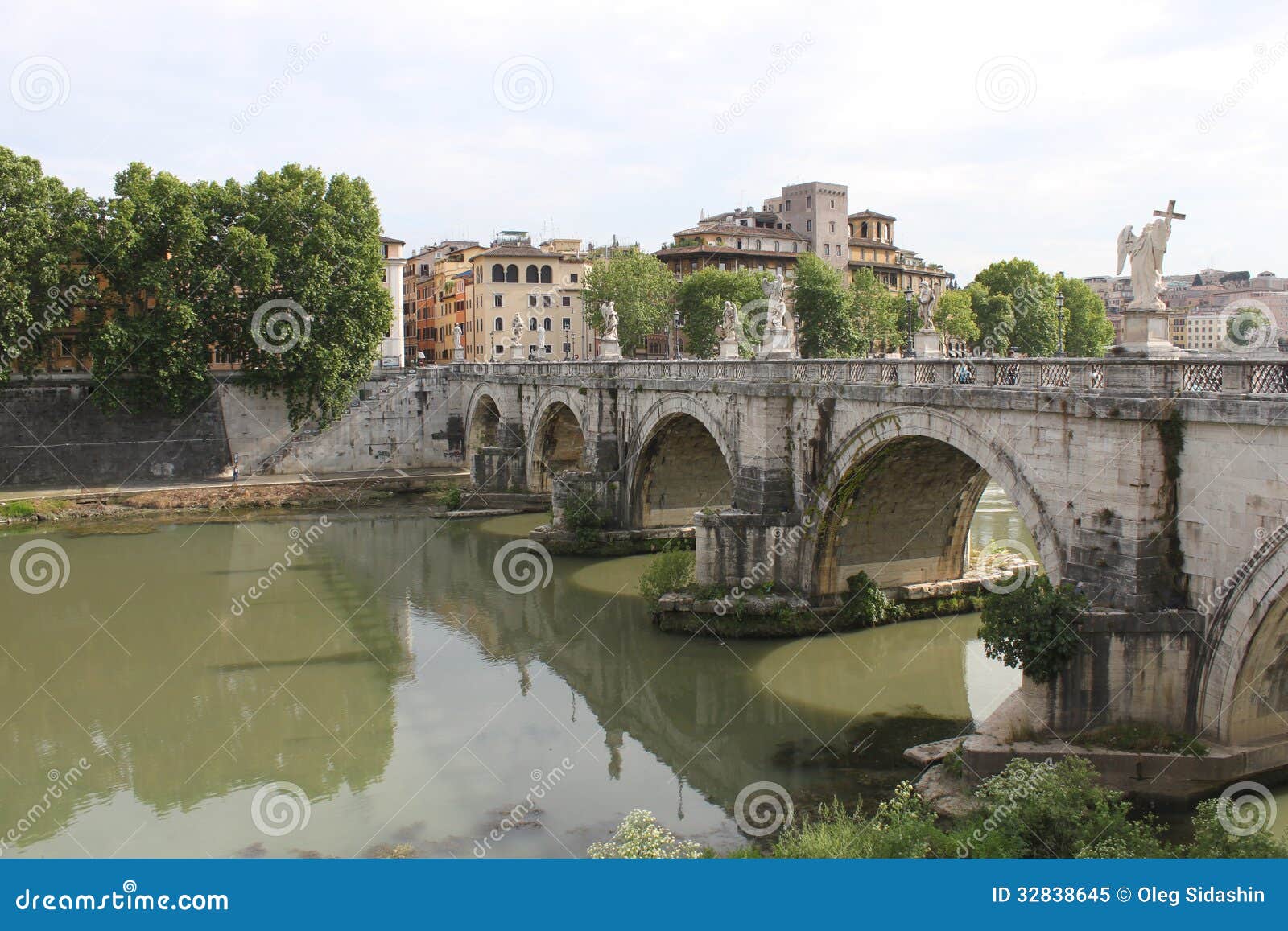De Engelenbrug Van Heilige in Rome Stock Afbeelding - Image of stad ...