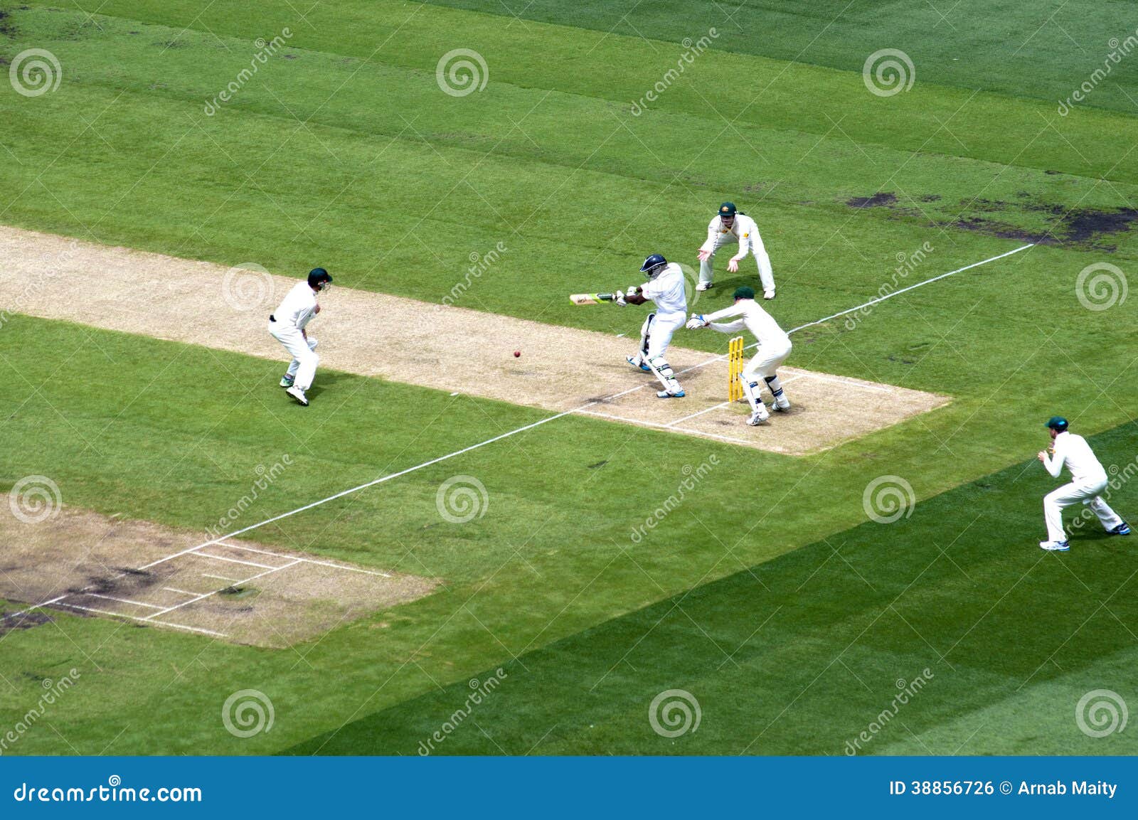De Engelse Slagman Drijft Een Bal in MCG Redactionele Foto - Image of ...