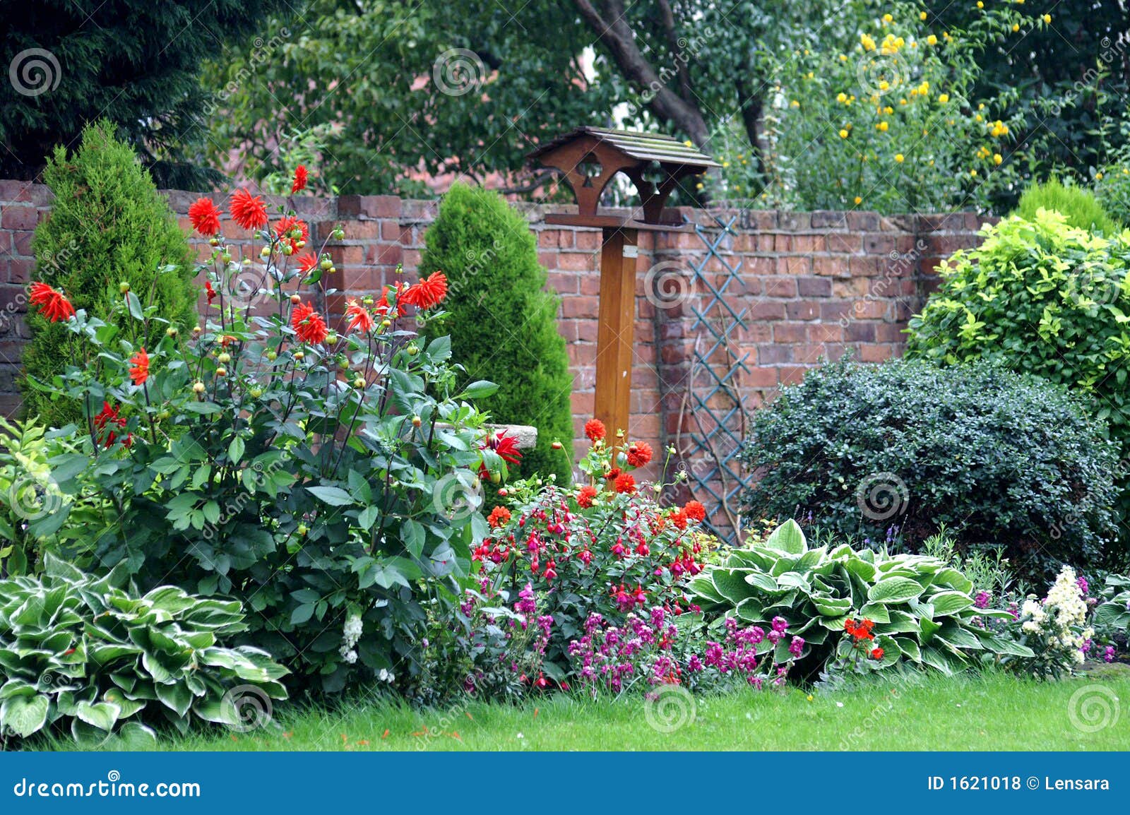 De Engelse Tuin Van Het Land Stock Foto - Image of pensionairs ...