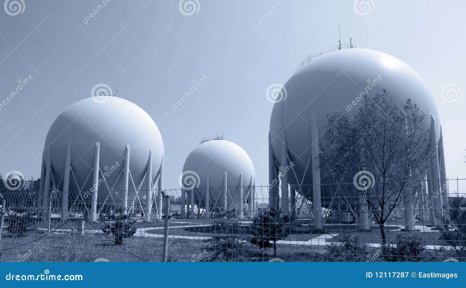 De Fabriek van het Aardgas stock afbeelding. Image of brandstof - 12117287